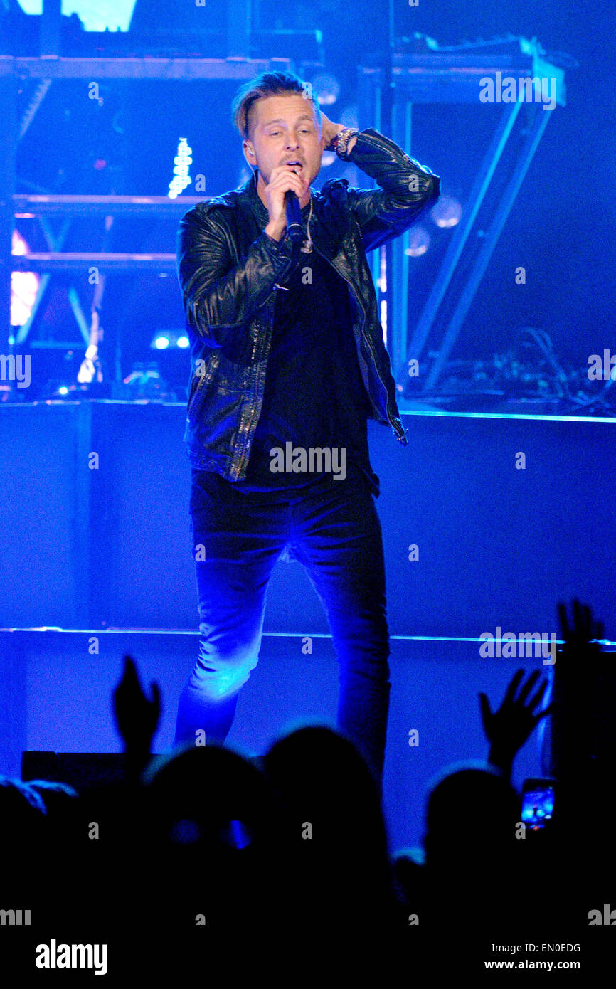 Onerepublic lead singer ryan tedder Banque de photographies et d’images ...