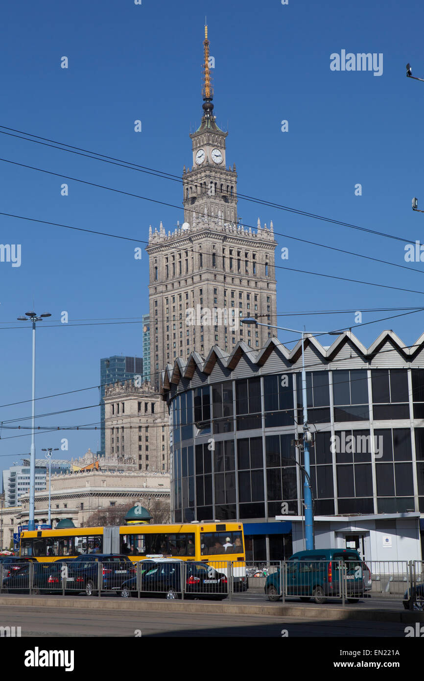 Ligne d'horizon de l'architecture centrale de varsovie Banque de ...