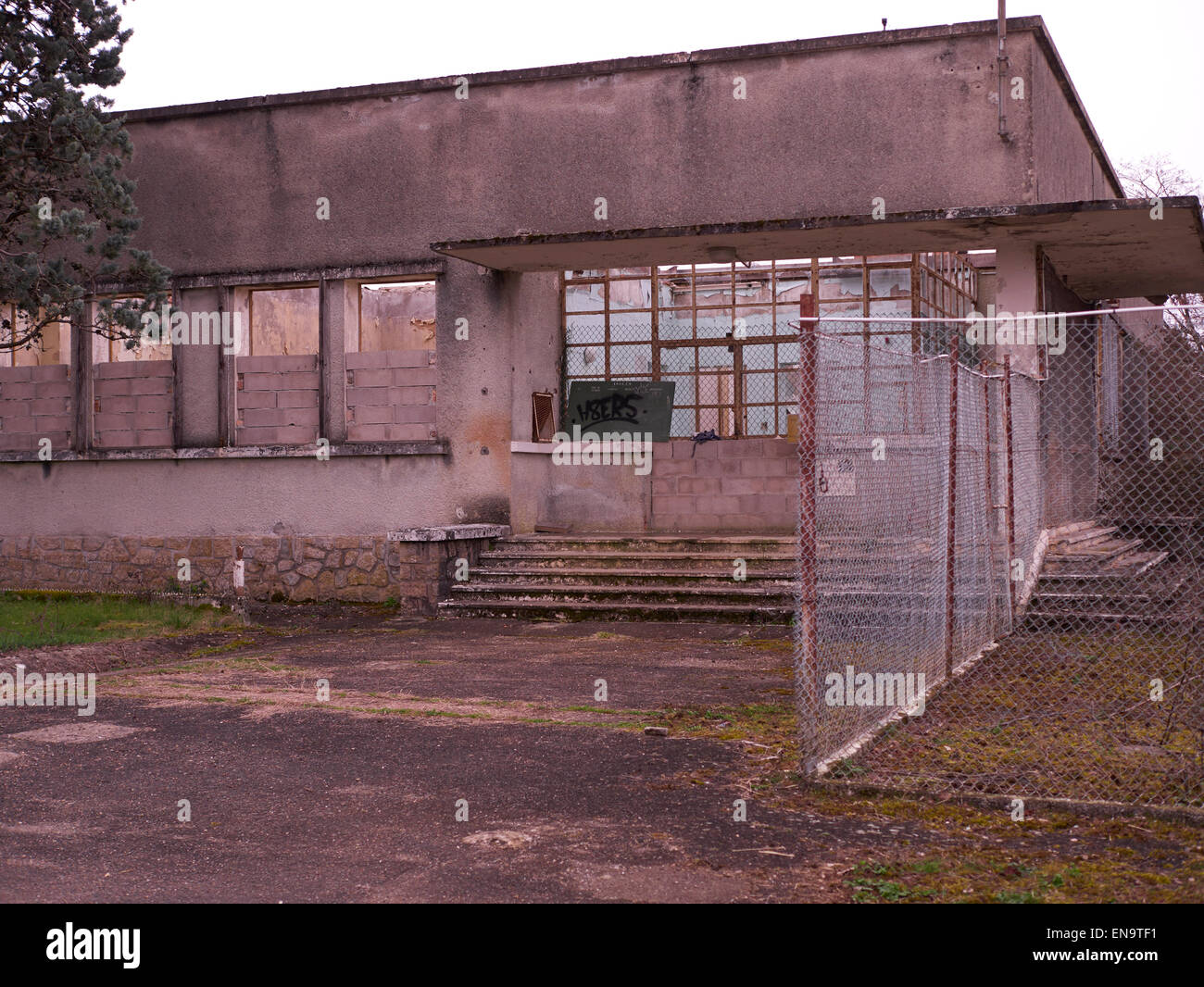 Caserne militaire française Banque de photographies et d’images à haute ...
