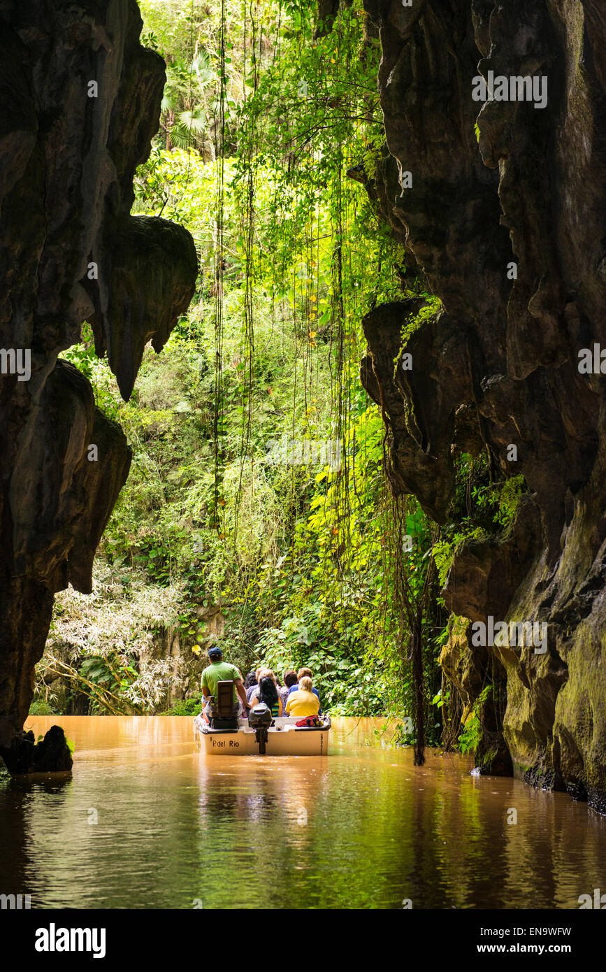 La vallée Valle de Vinales Cuba Palenque de los Cimmarrones Cueva del ...