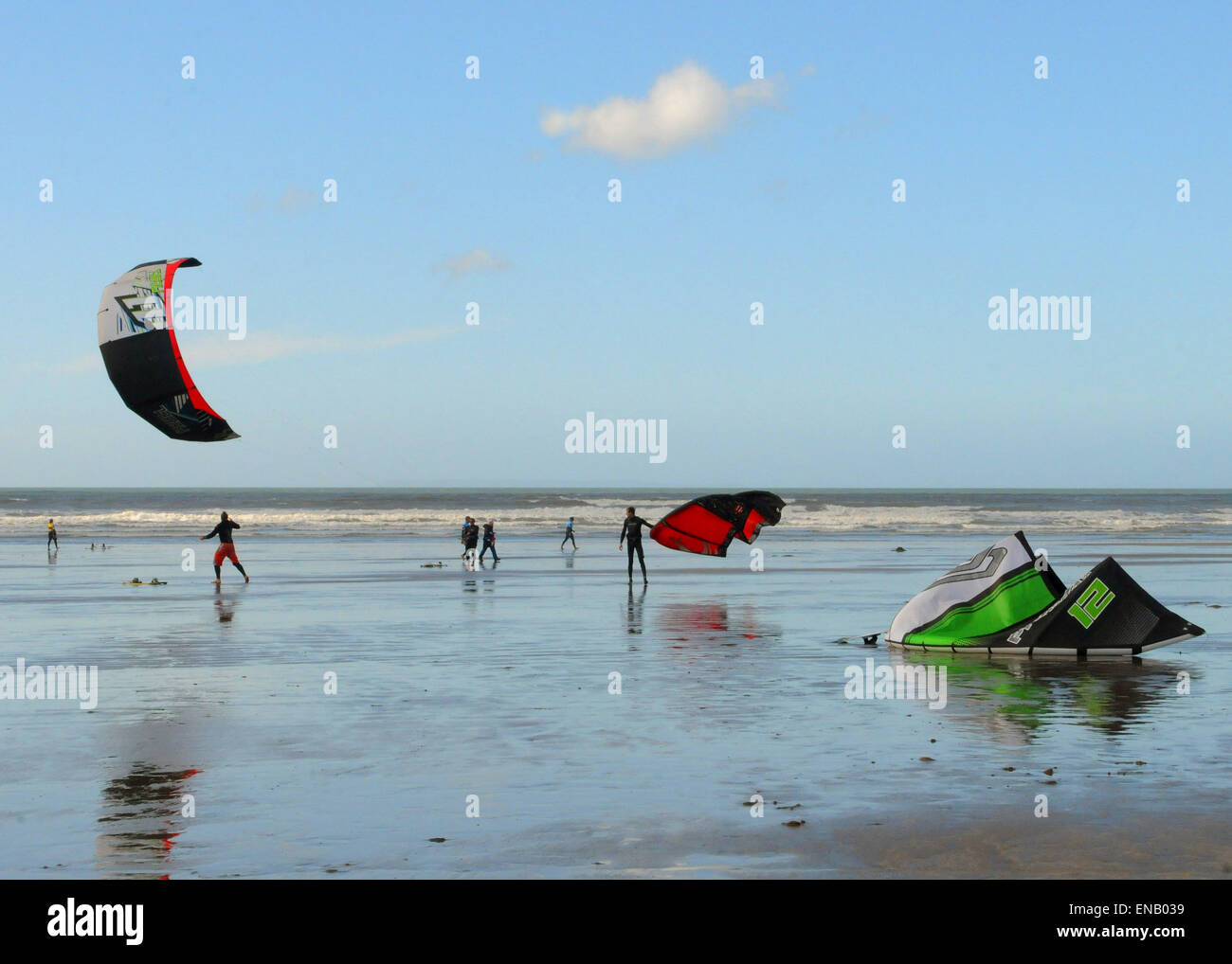 Compétition de cerf-volant Westward Ho ! Beach North Devon Power Kites ...