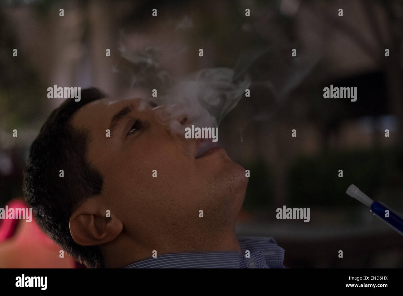 Waterpipe shisha dubai smoking Banque de photographies et d’images à ...