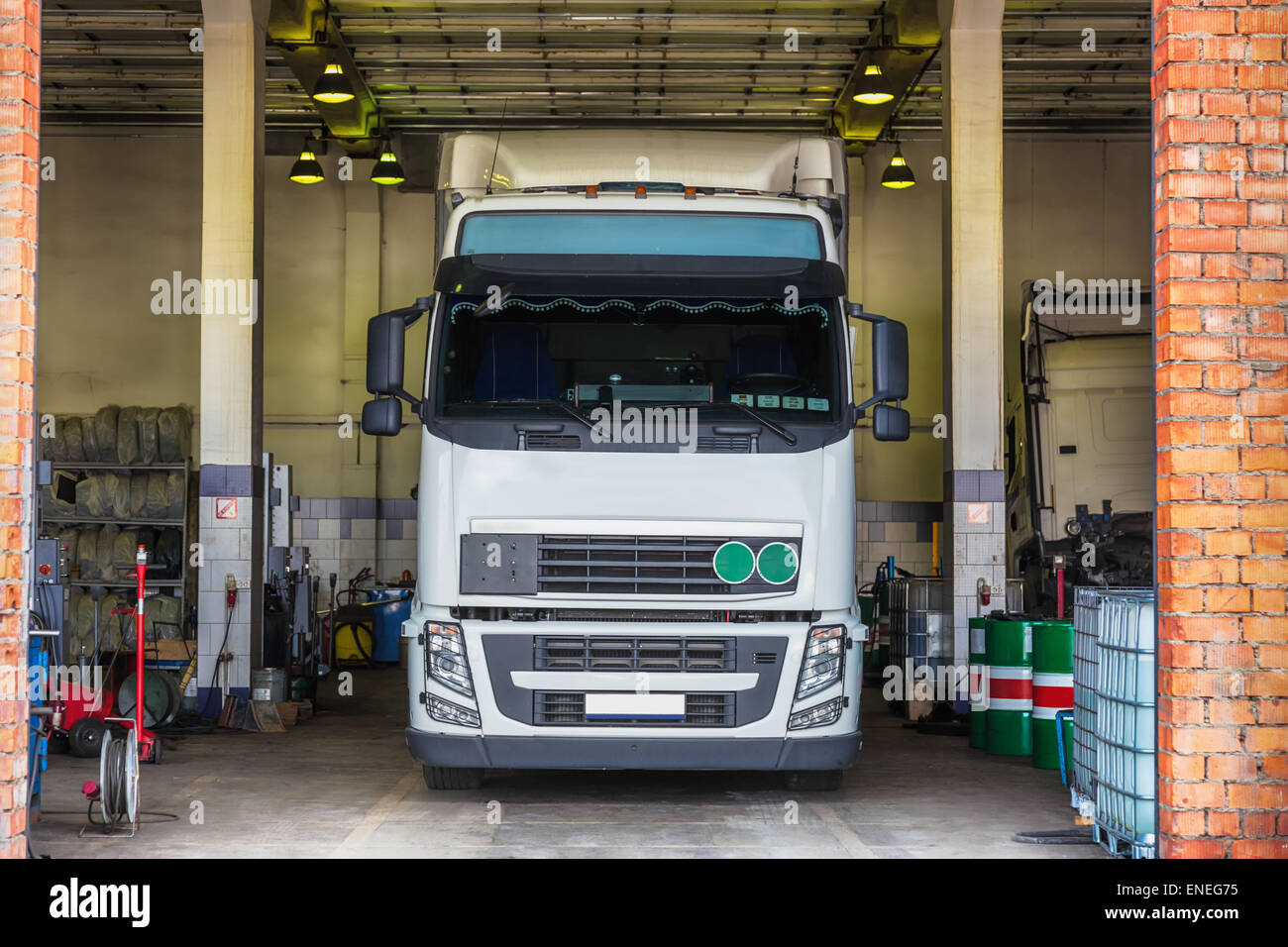 Intérieur de garage Banque de photographies et d’images à haute ...