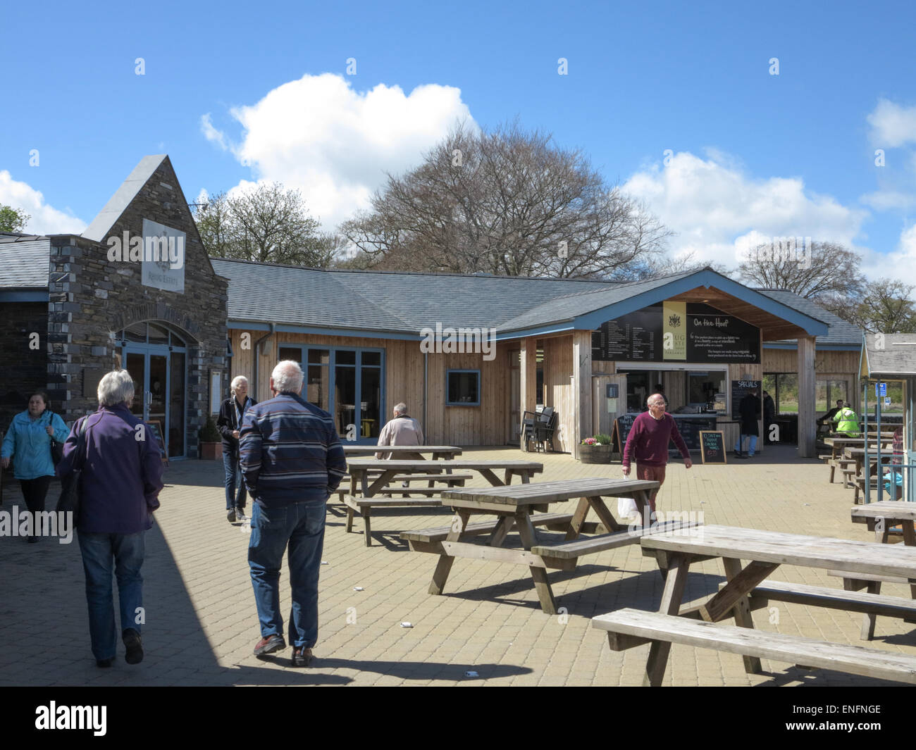 Rhug estate Banque de photographies et d’images à haute résolution - Alamy