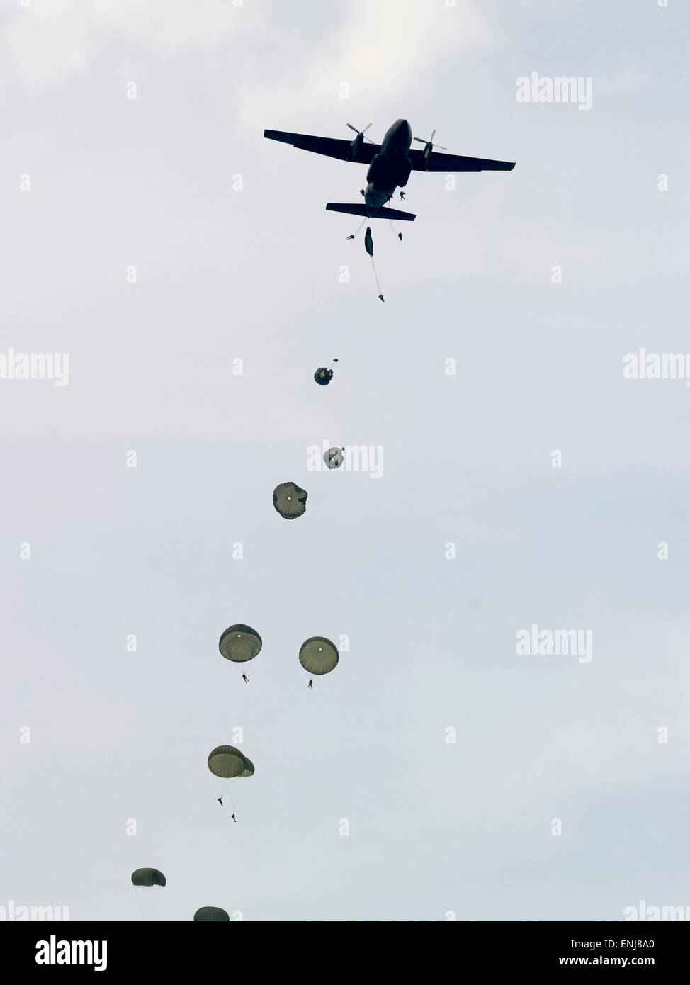 Parachutage seconde guerre mondiale Banque de photographies et d’images ...