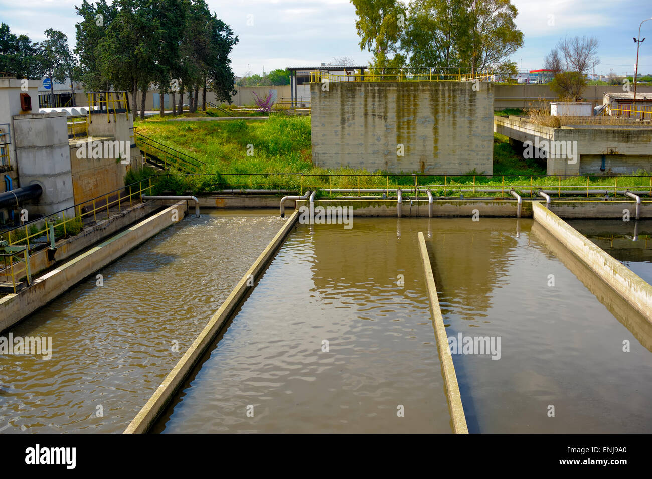 Cuve à boues activées Banque de photographies et d’images à haute ...