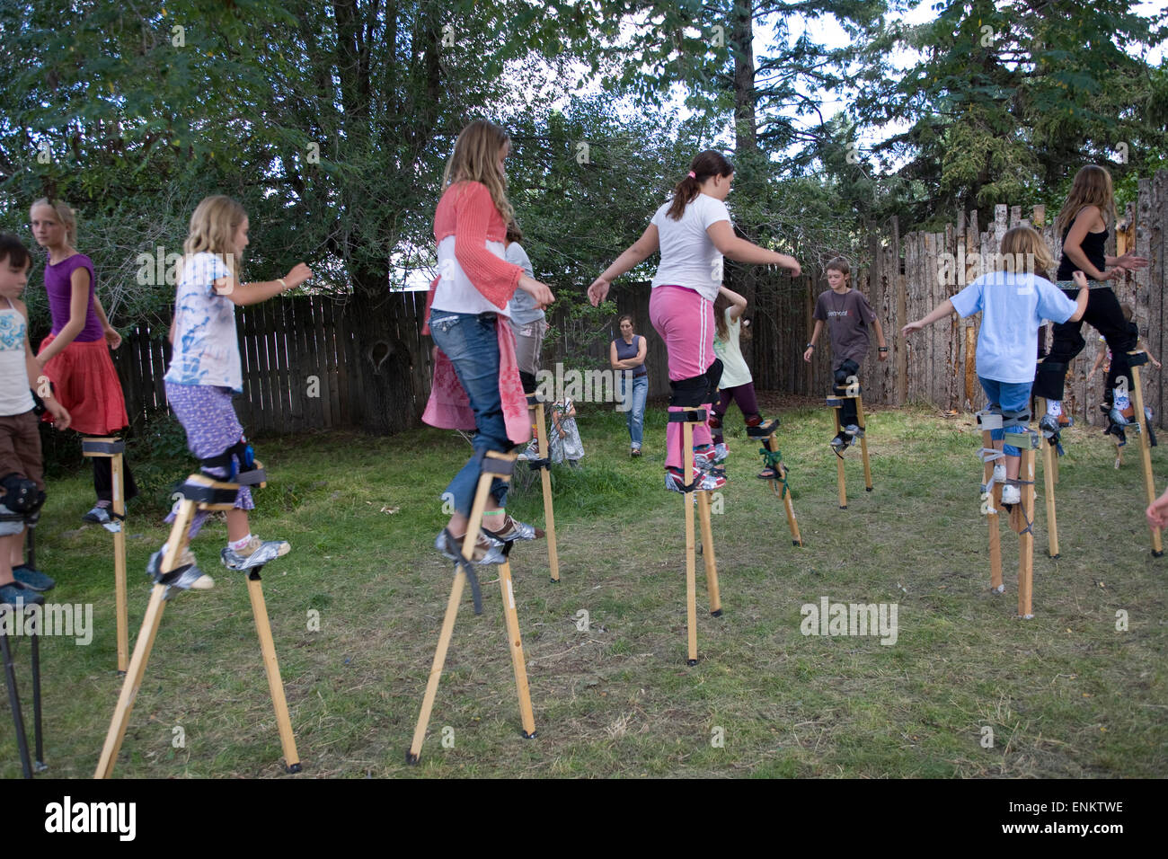 Echasses dapprentissage Banque de photographies et d’images à haute ...
