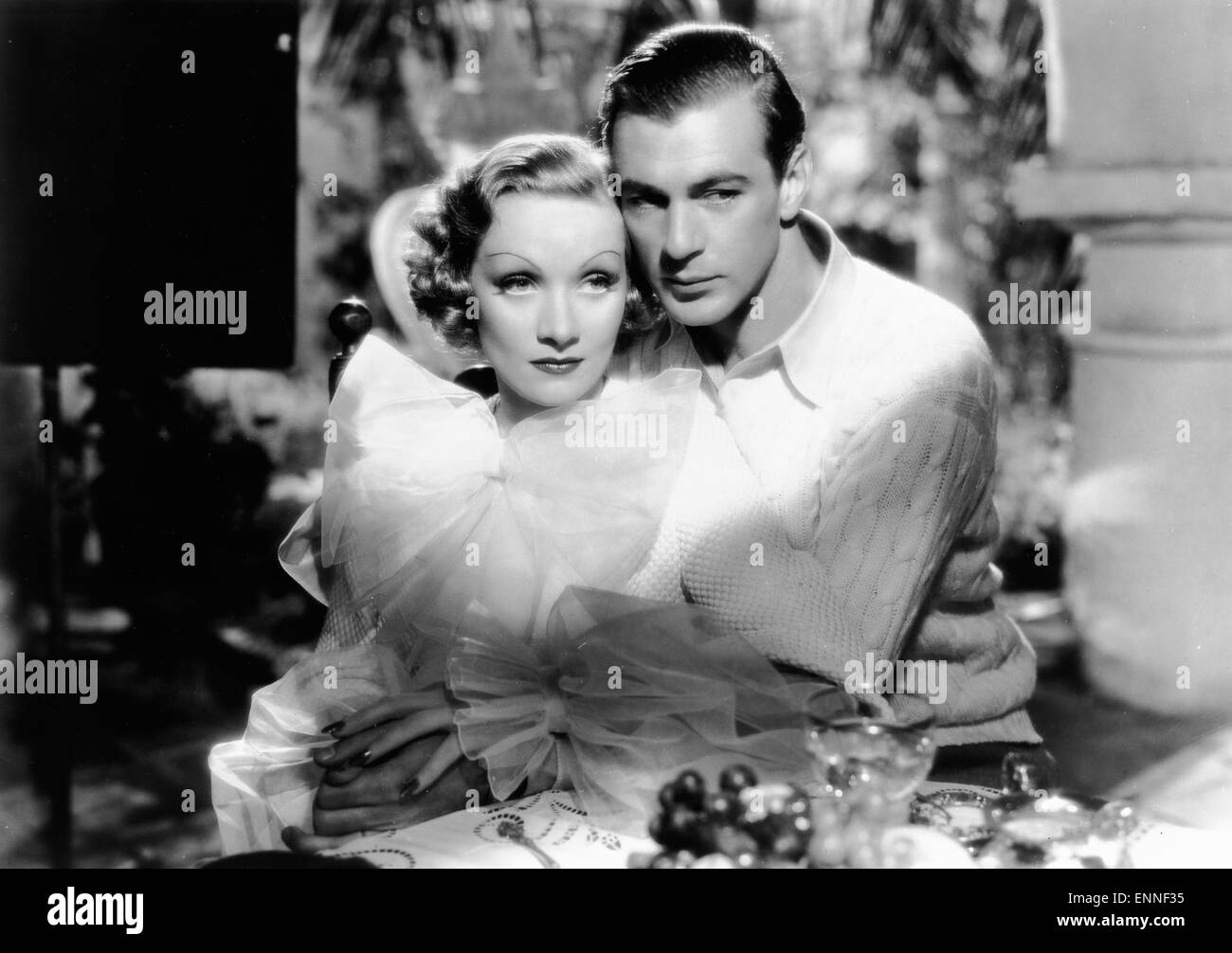 Desire 1936 gary cooper Banque de photographies et d’images à haute ...