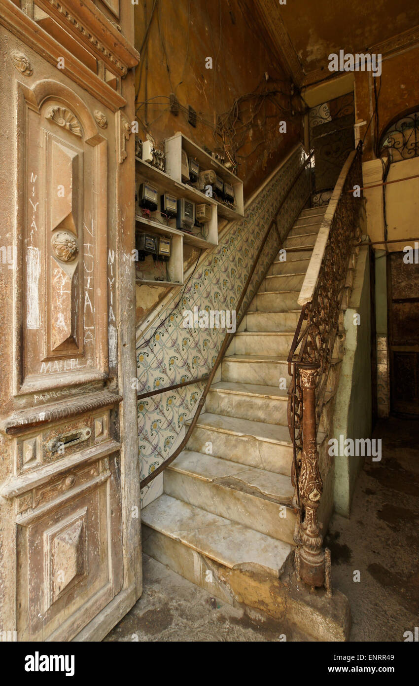 Bâtiment délabré dans la vieille havane Banque de photographies et d ...