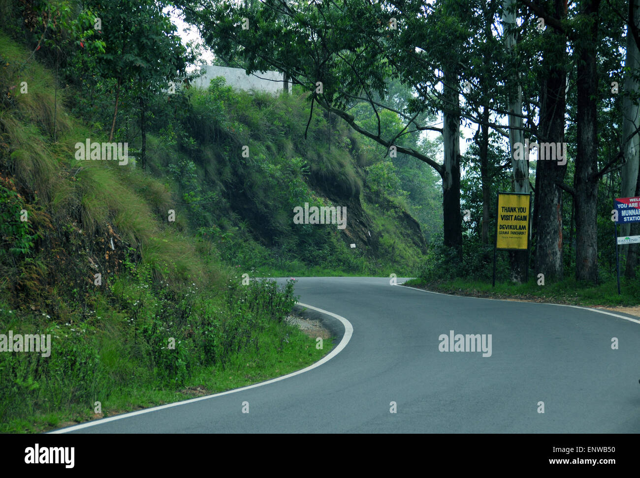 Route courbe Banque de photographies et d’images à haute résolution - Alamy