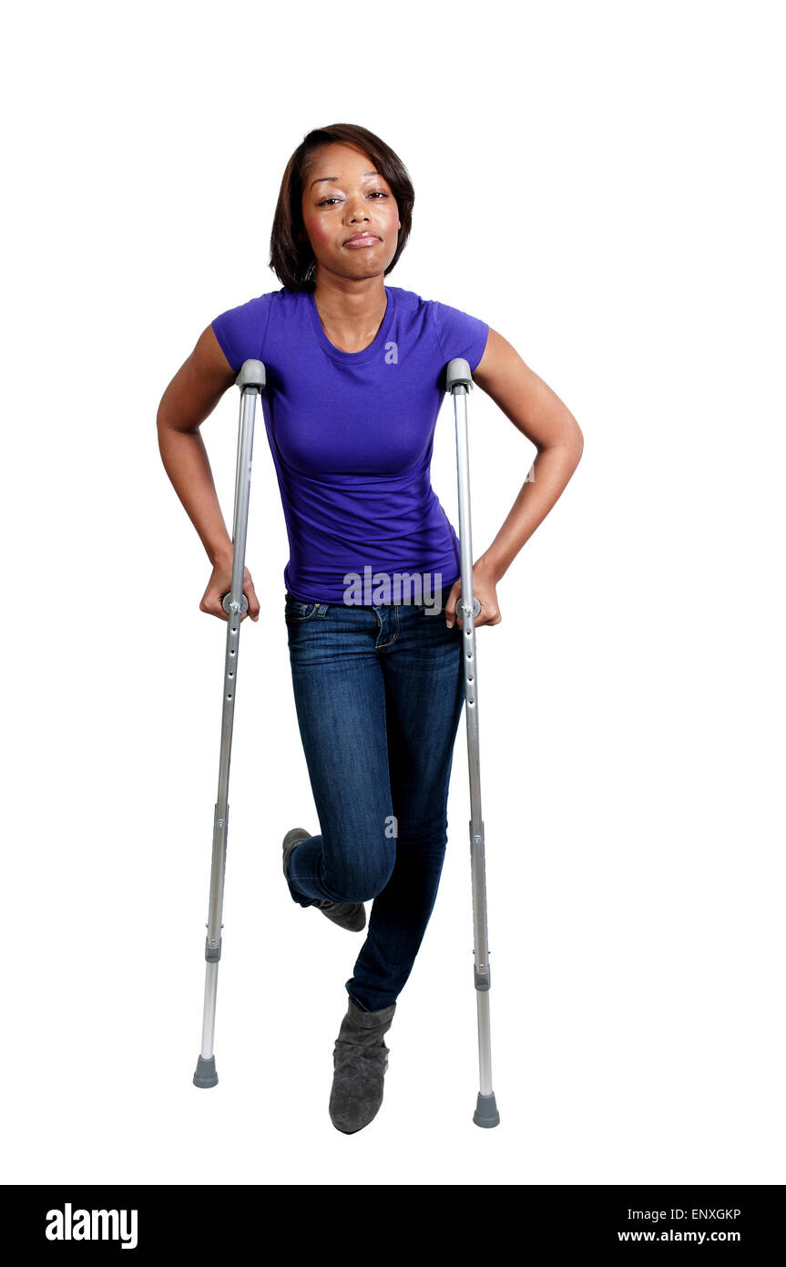 Femme en béquilles Banque de photographies et d’images à haute ...