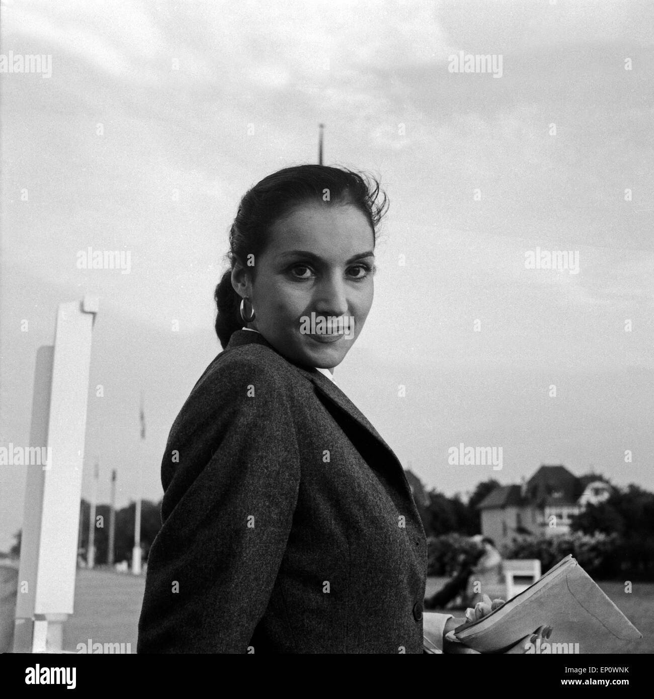 Spanische Sängerin und Schauspielerin Nati Mistral, Hambourg 1956 ...