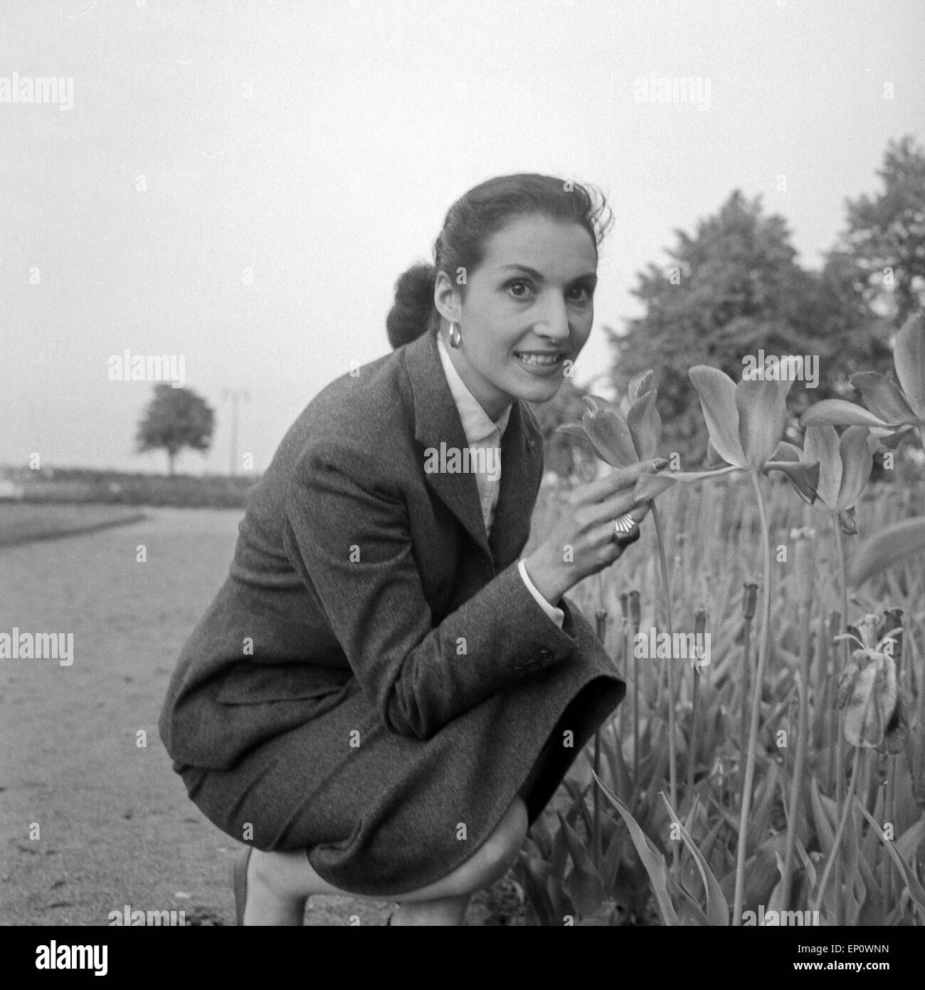 Spanische Sängerin und Schauspielerin Nati Mistral, Hambourg 1956 ...