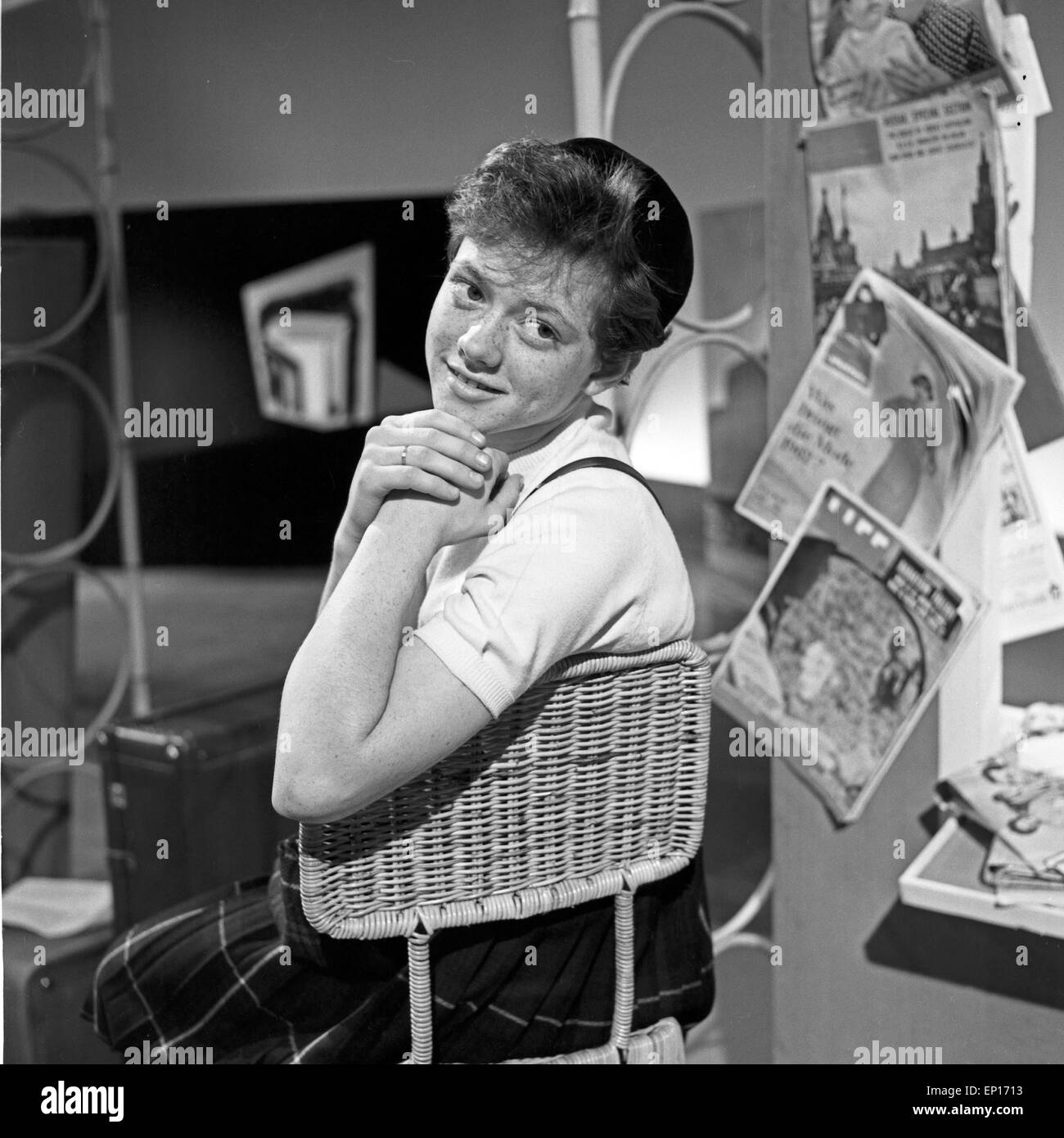 Italian singer rita pavone Banque d'images noir et blanc - Alamy