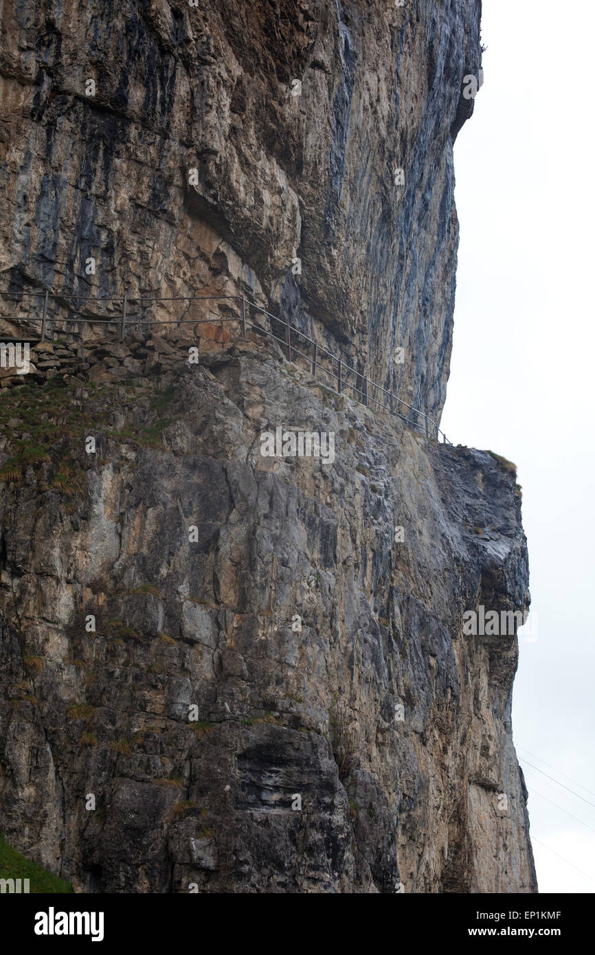 Paroi rocheuse verticale Banque de photographies et d’images à haute ...