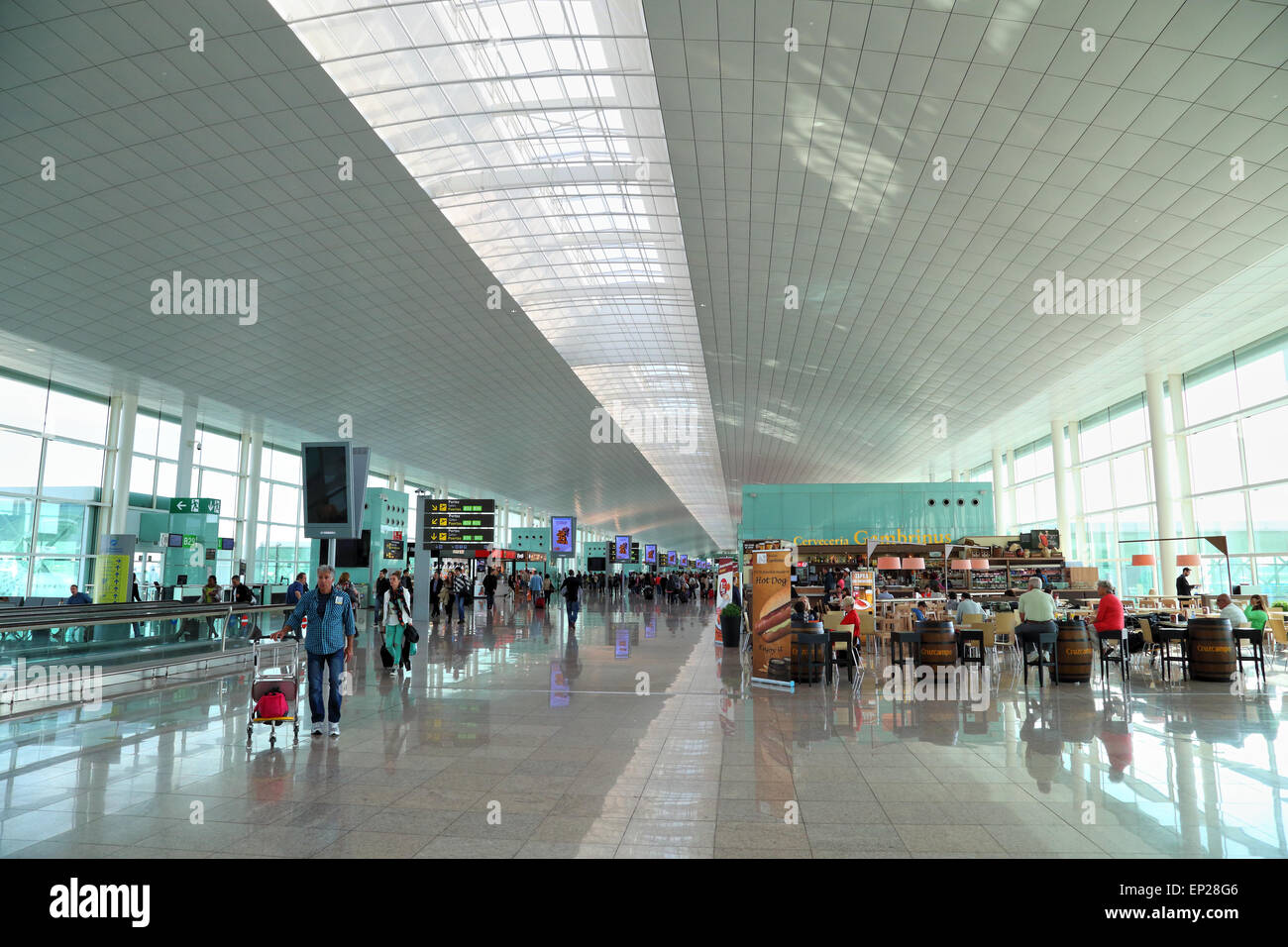 Barcelona airport terminal 1 Banque de photographies et d’images à ...