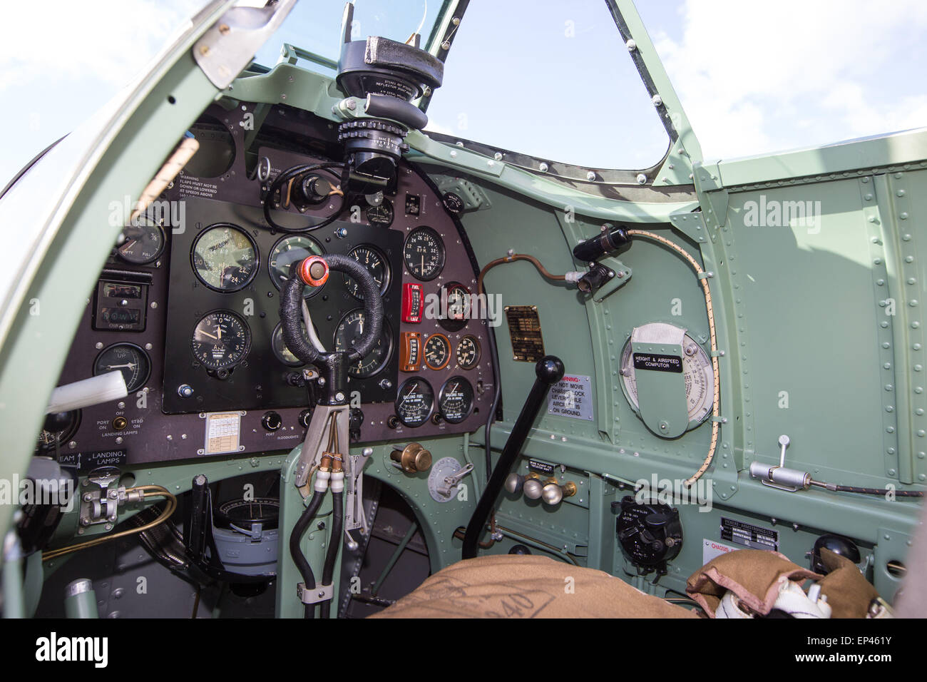 Supermarine spitfire cockpit Banque de photographies et d’images à ...