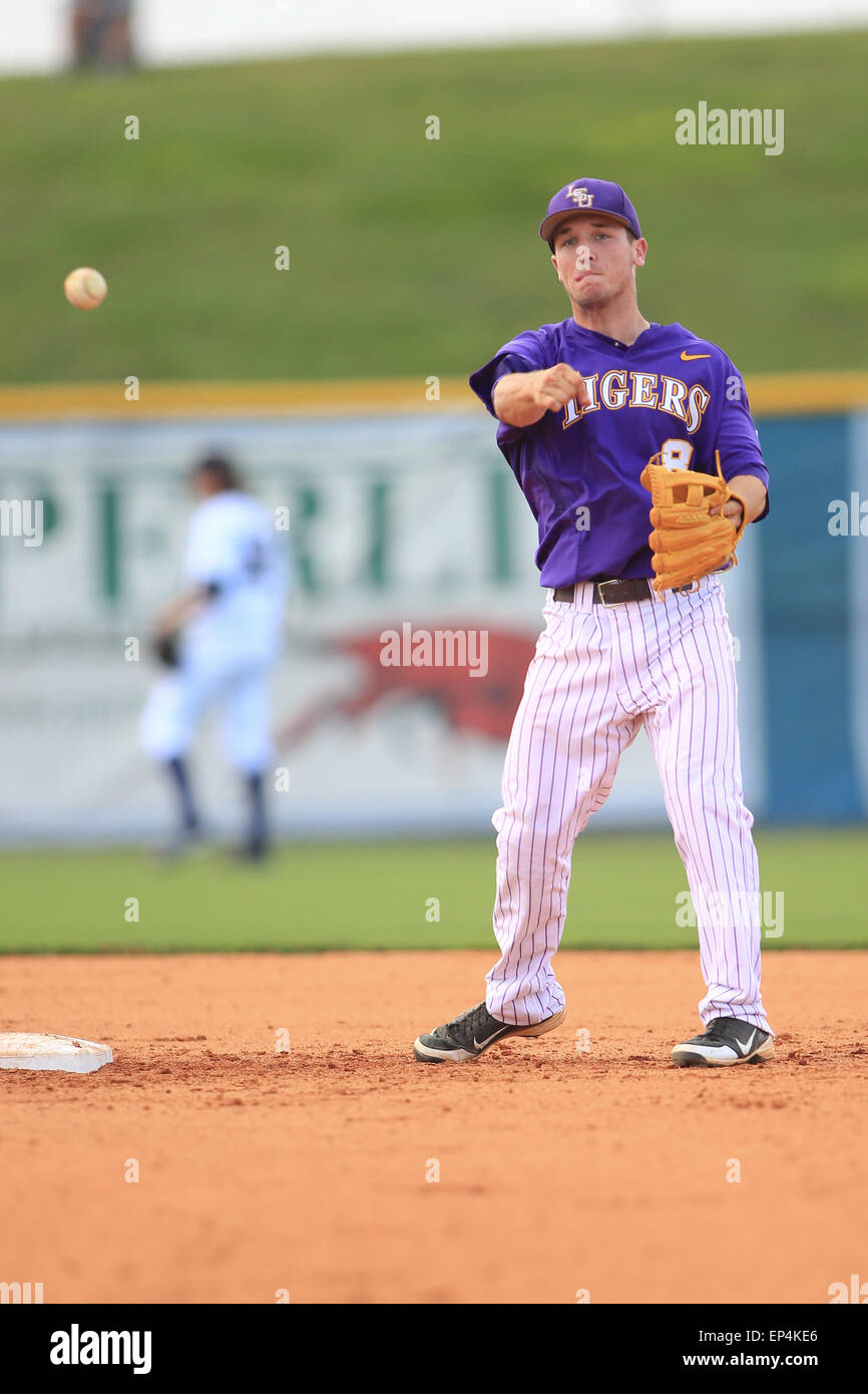 12 mai 2015 : Joueur LSU Alex Bregman (8) pendant le jeu entre l ...