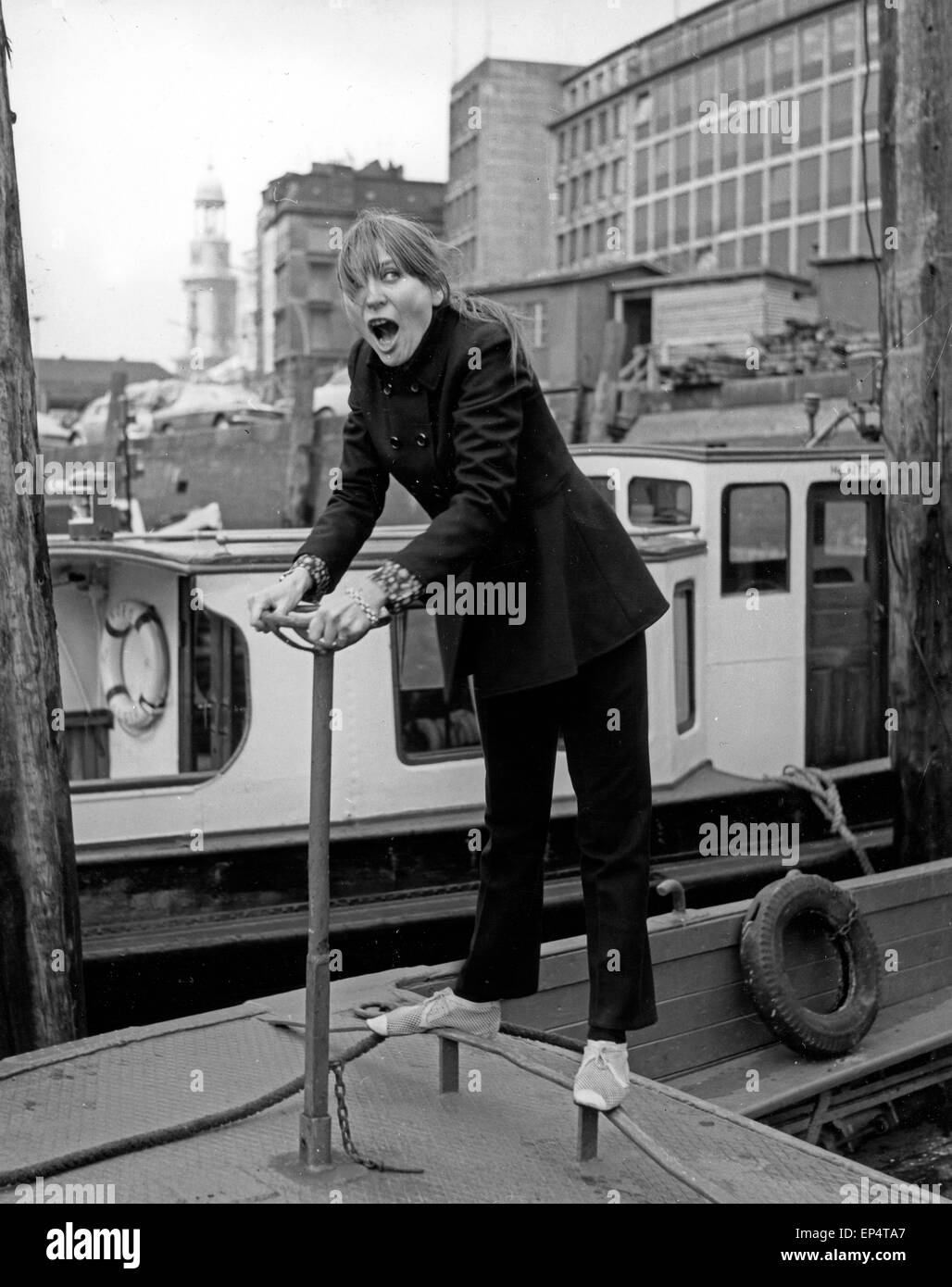 Volksschauspielerin Helga Feddersen im Hamburger Hamburger Hafen ...
