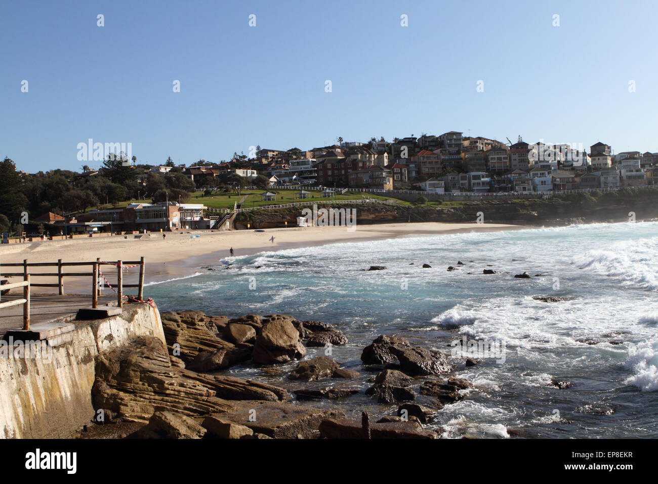 Plage de bronte avec surf Banque de photographies et d’images à haute ...