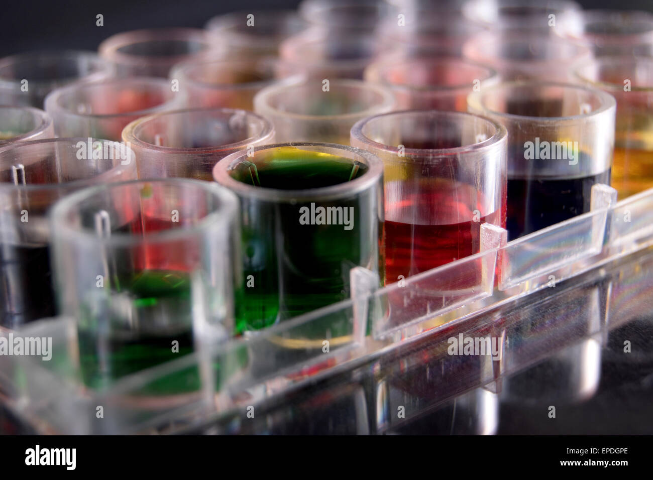 Vert et rouge Banque de photographies et d’images à haute résolution ...