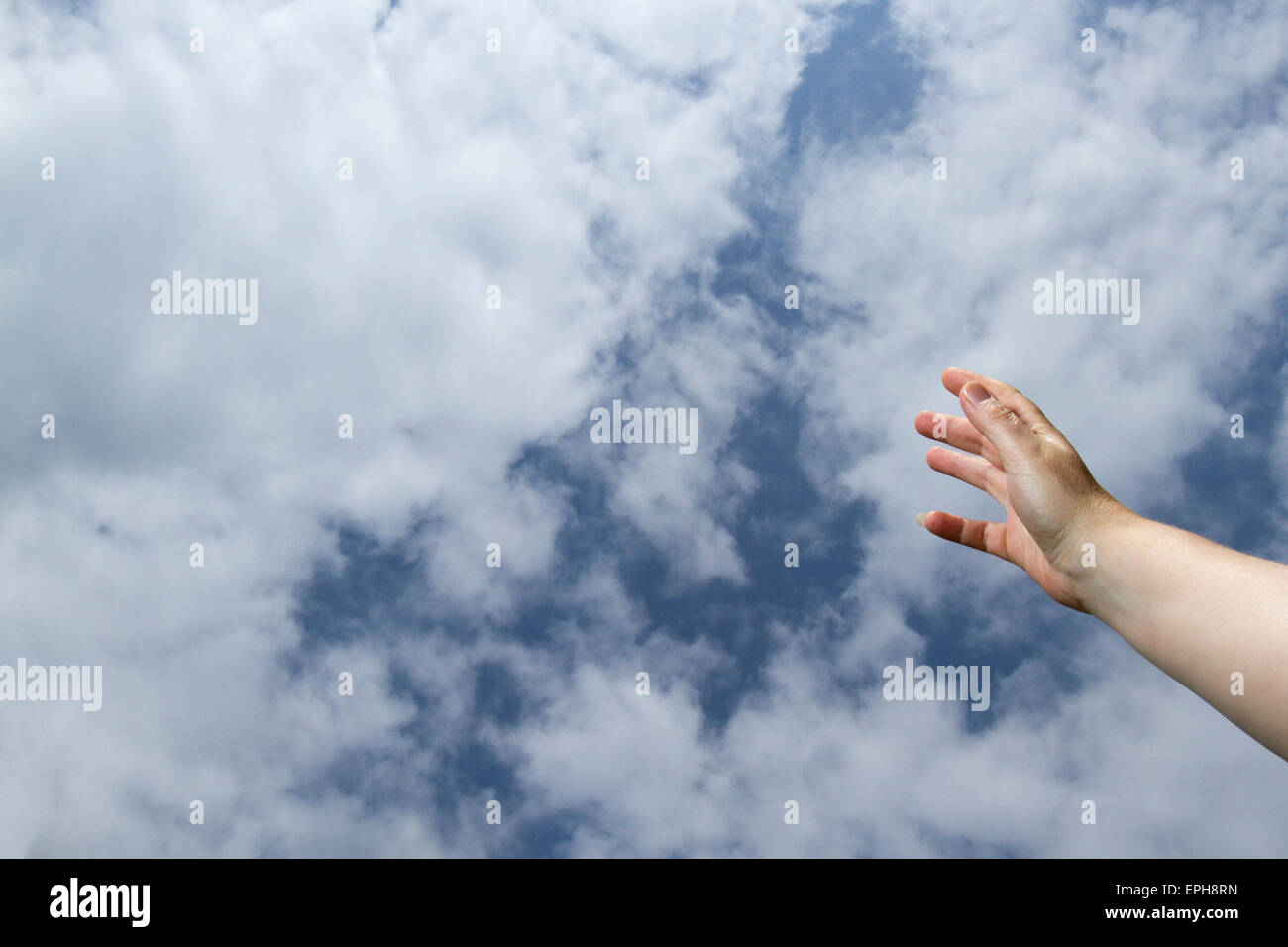 Bras tendu vers le ciel Banque de photographies et d’images à haute ...