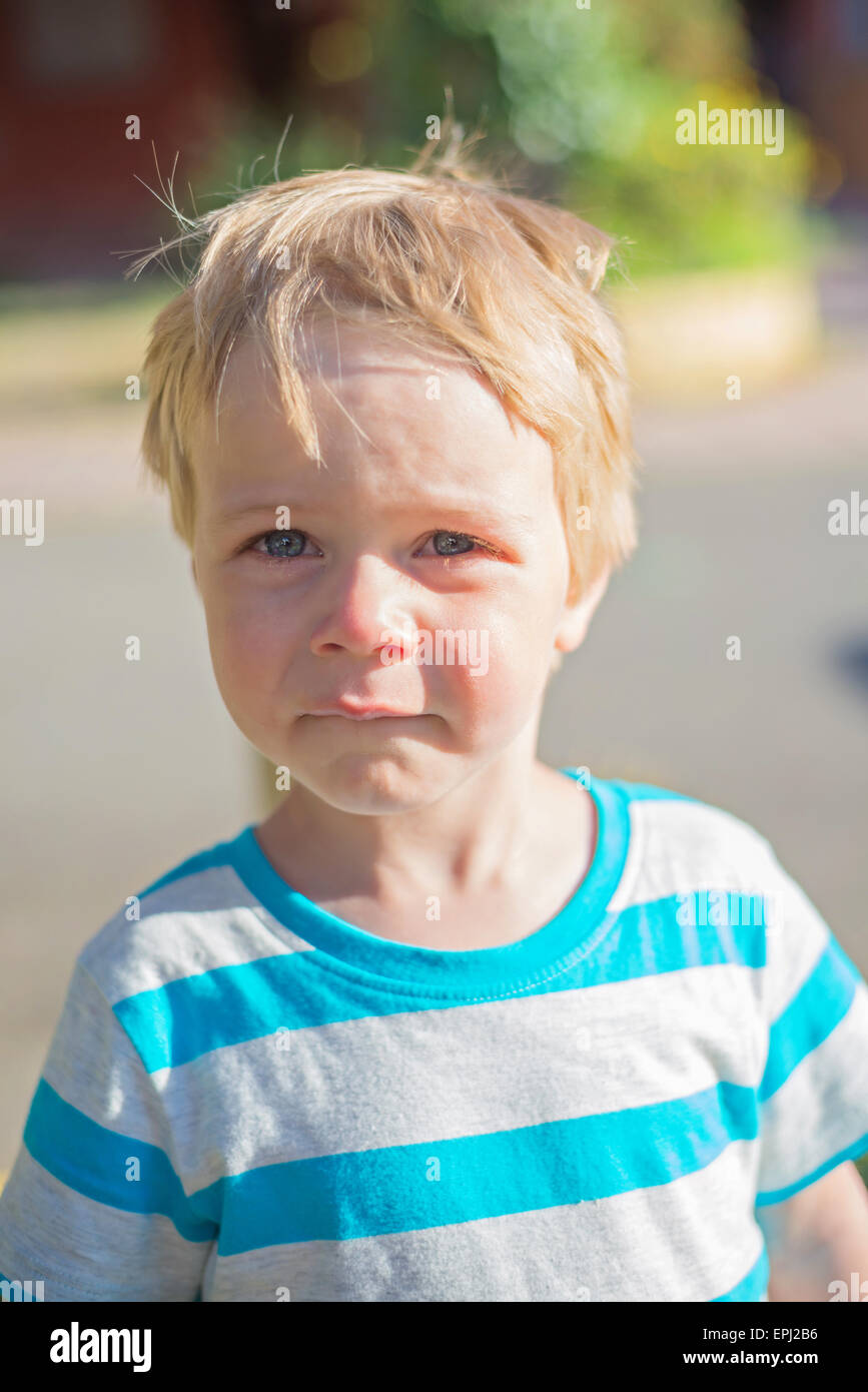Sad boy Banque de photographies et d’images à haute résolution - Alamy