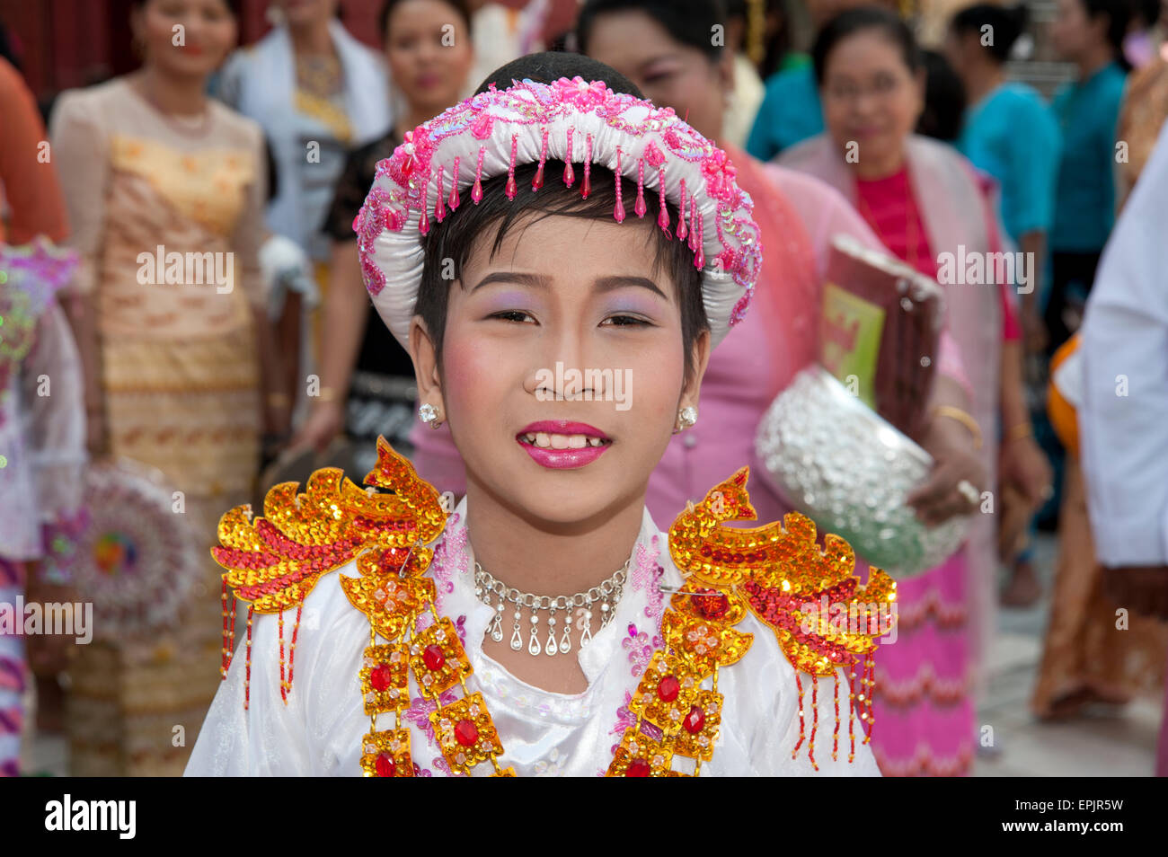 Enfants portant des costumes en parade Banque de photographies et d ...