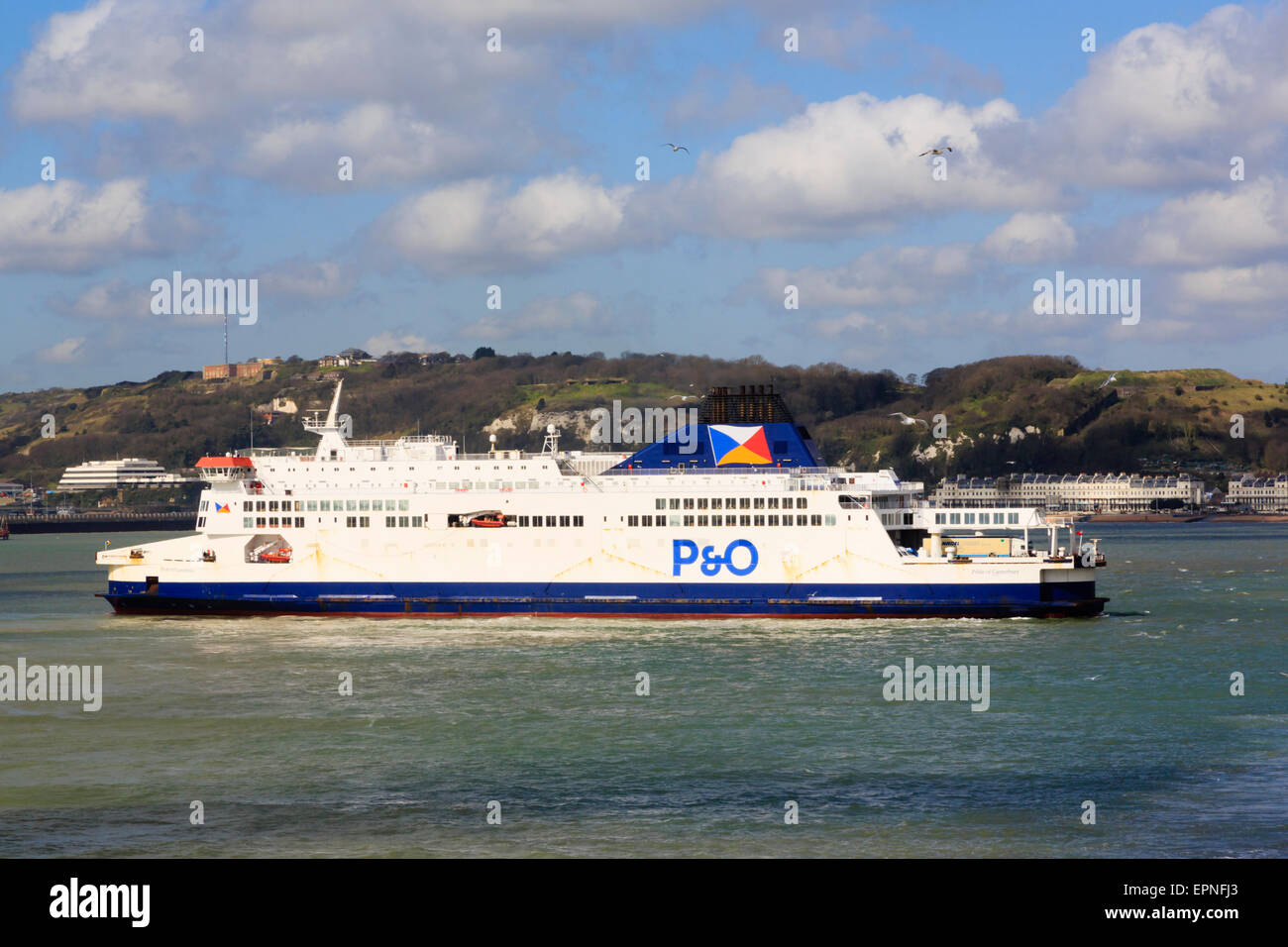 P&O Ferries voiture 'Fierté de Canterbury' de quitter le port de ...