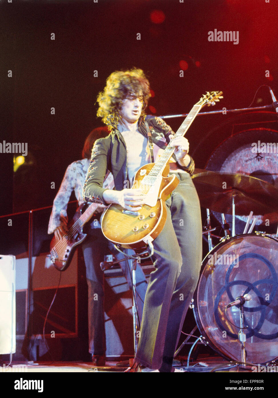 Led zeppelin 1975 Banque de photographies et d’images à haute ...