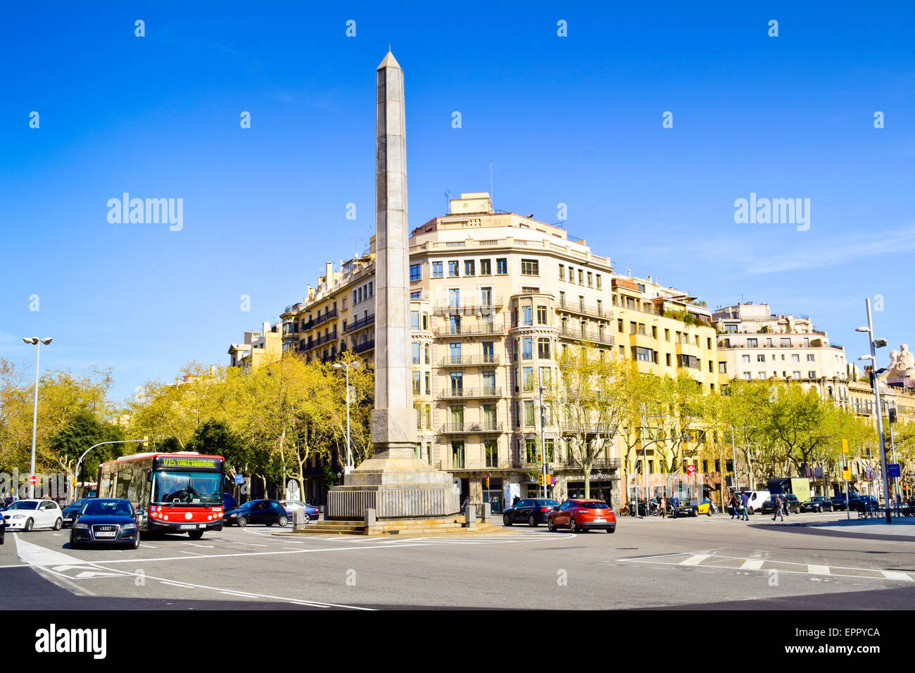 Vintage obelisk intersection barcelona Banque de photographies et d’images à haute résolution ...