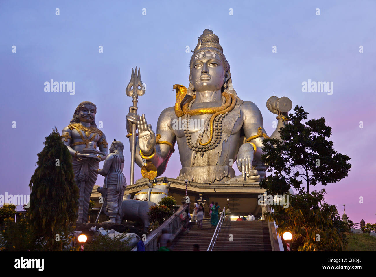 Statue du dieu Shiva géant au Murudeshwar temple, Murudeshwar ...
