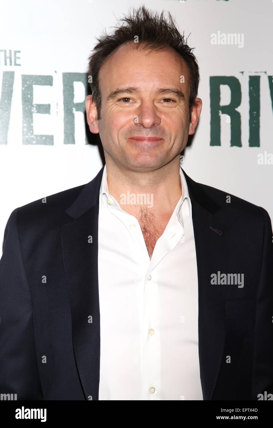 Soirée d'ouverture de la rivière à Broadway Circle in the Square ...