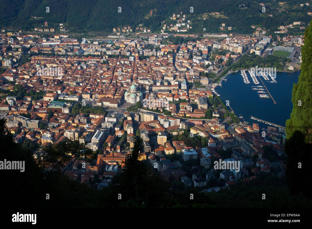 Vue panoramique de la ville et le lac de Côme Photo Stock - Alamy