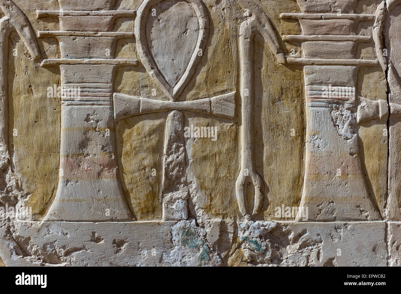 Heiroglyphics illustrant l'Ankh et pilier djed, le temple de la reine ...