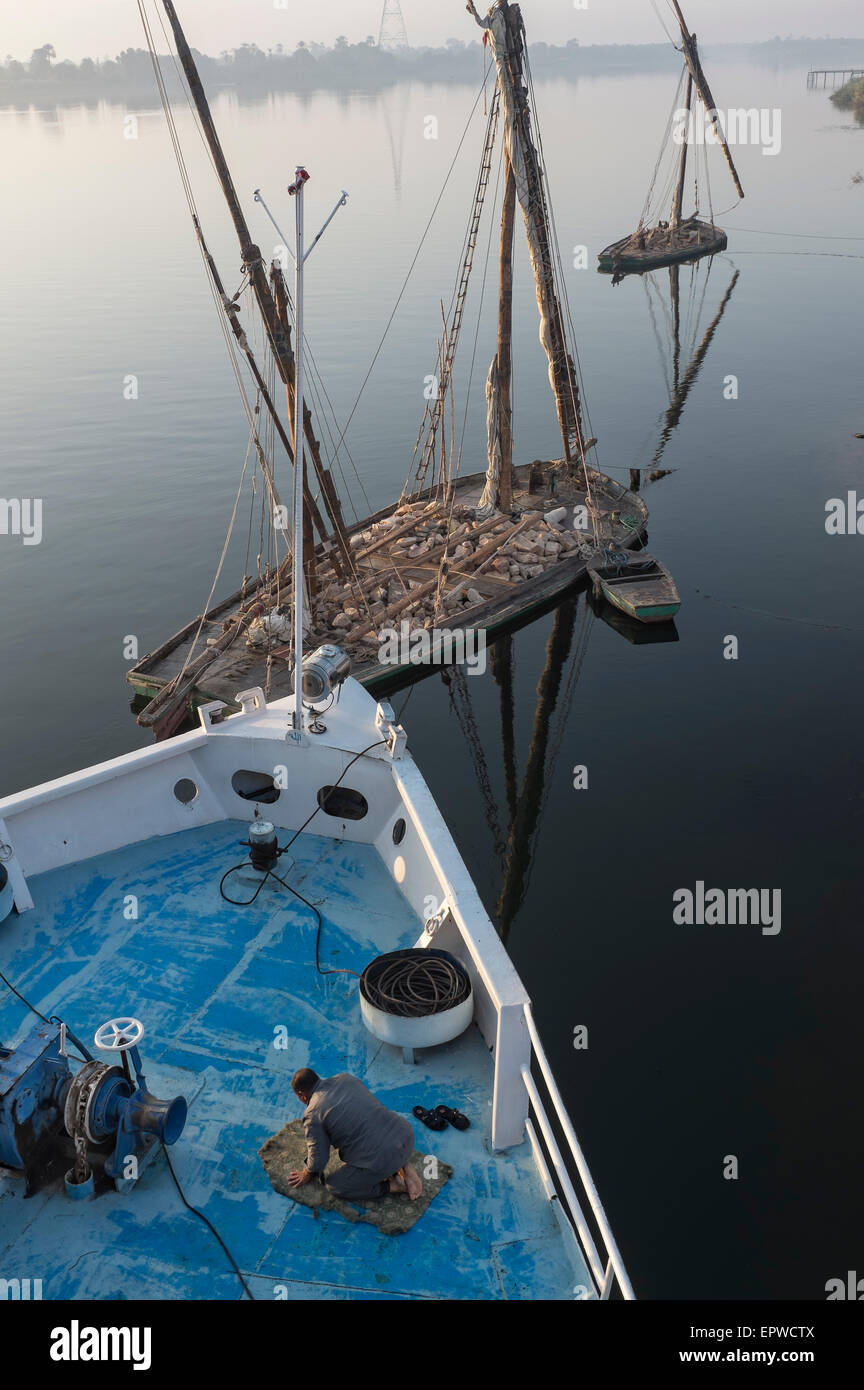 Homme de pont Banque de photographies et d’images à haute résolution ...