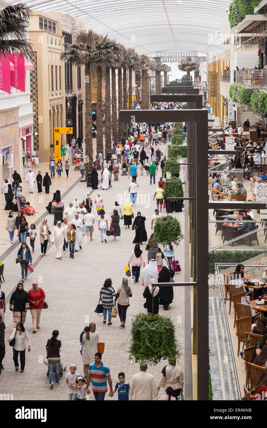 Avenues centre commercial koweït ville Banque de photographies et d ...