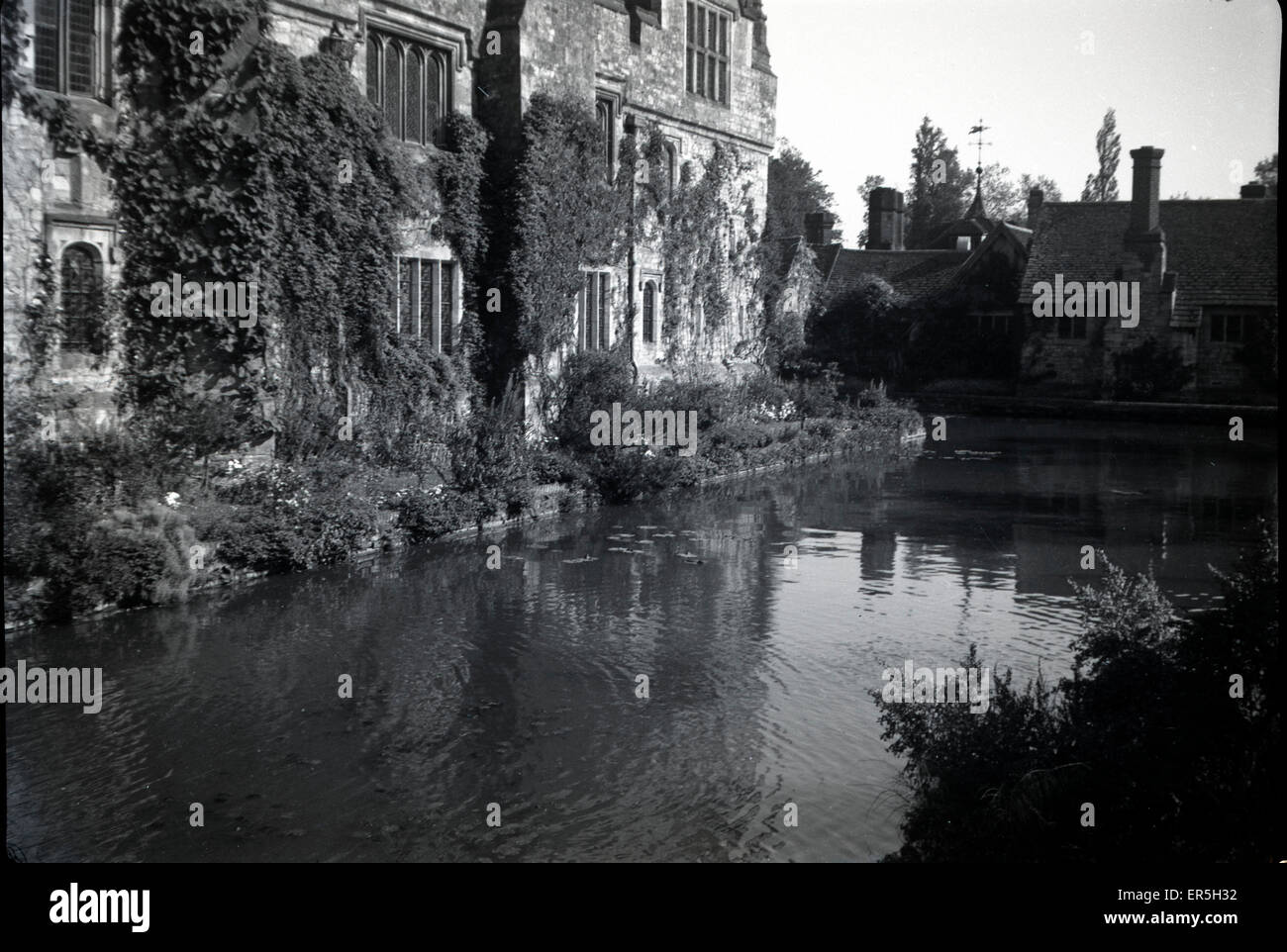 Hever castle moat Banque de photographies et d’images à haute ...
