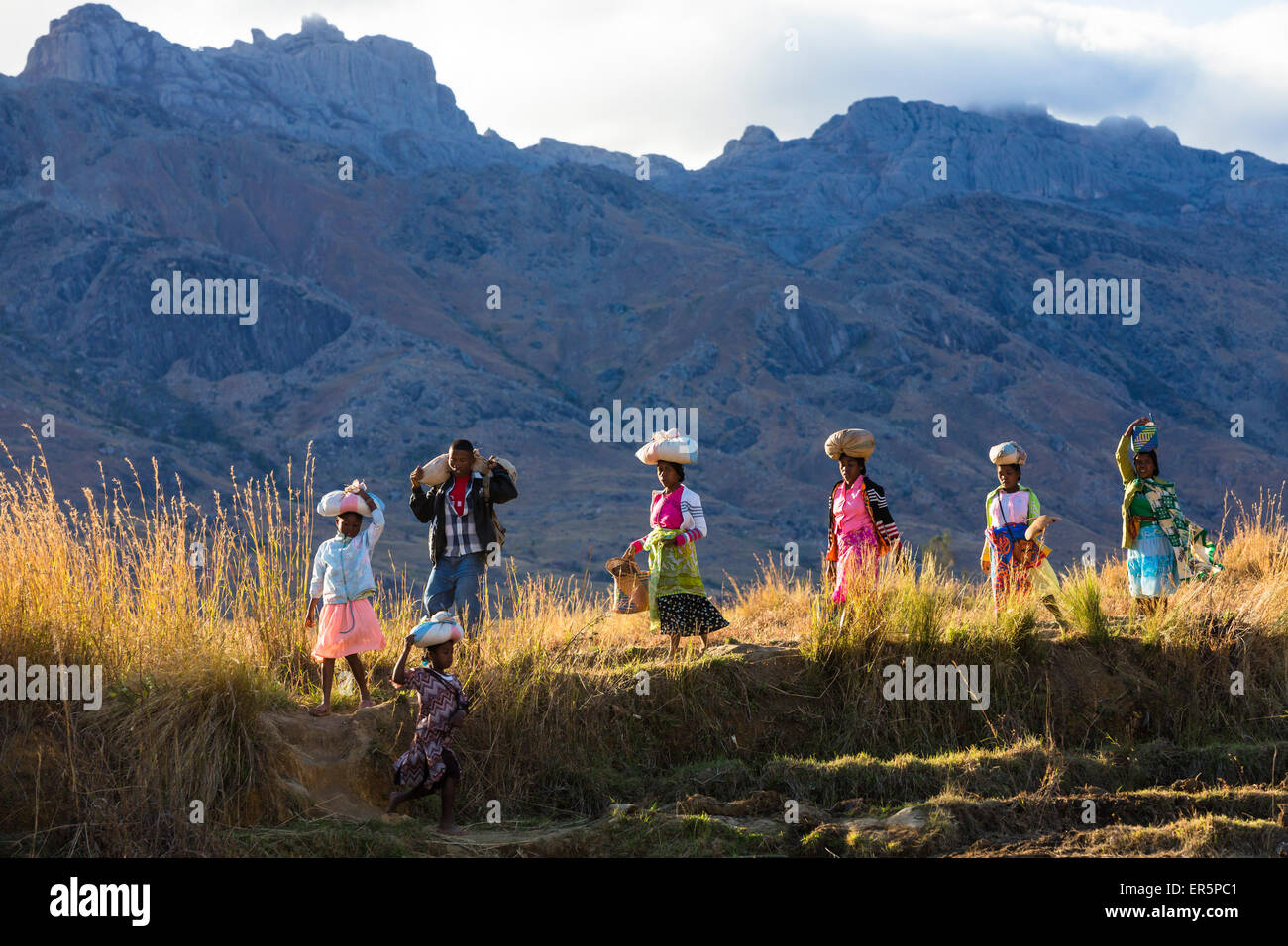 Massif de tsaranoro Banque de photographies et d’images à haute ...