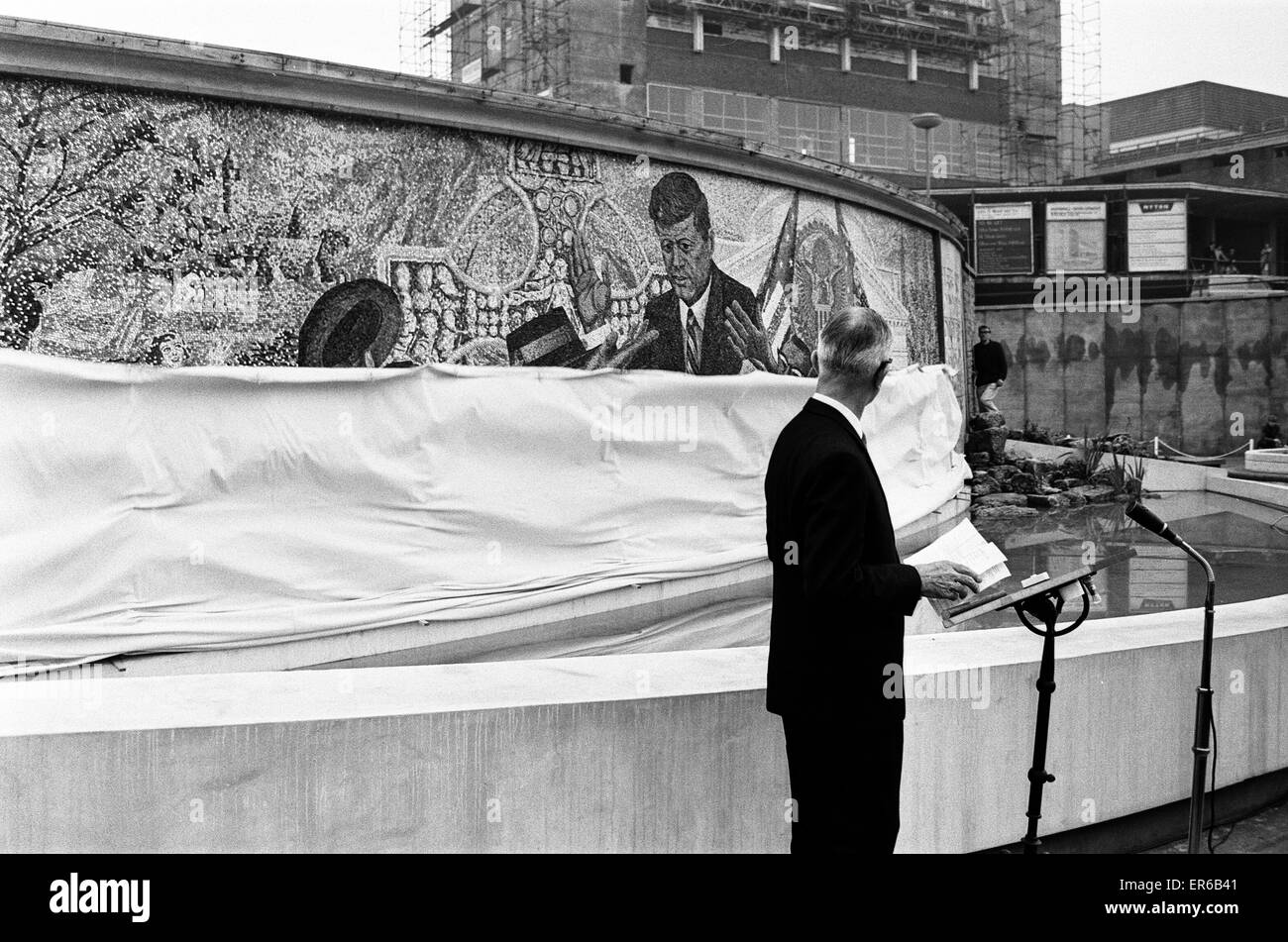 Dévoilement de 160 000 Président Kennedy Memorial pièce mosaïque, situé ...