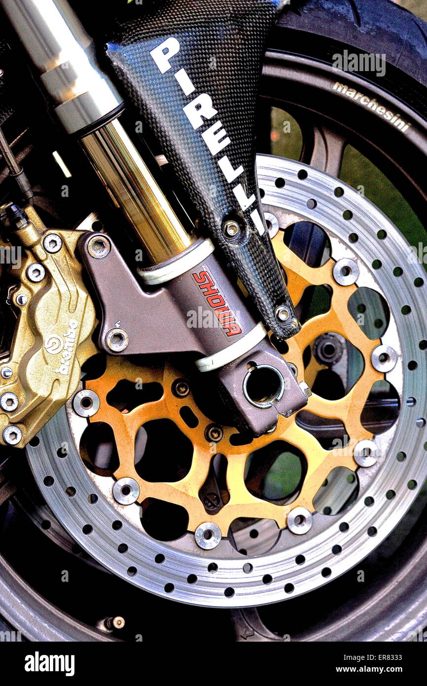 Moto roue Banque de photographies et d’images à haute résolution - Alamy