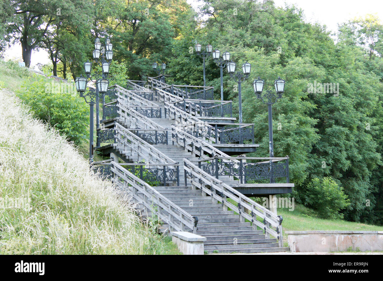 Escalier parc Banque de photographies et d’images à haute résolution ...