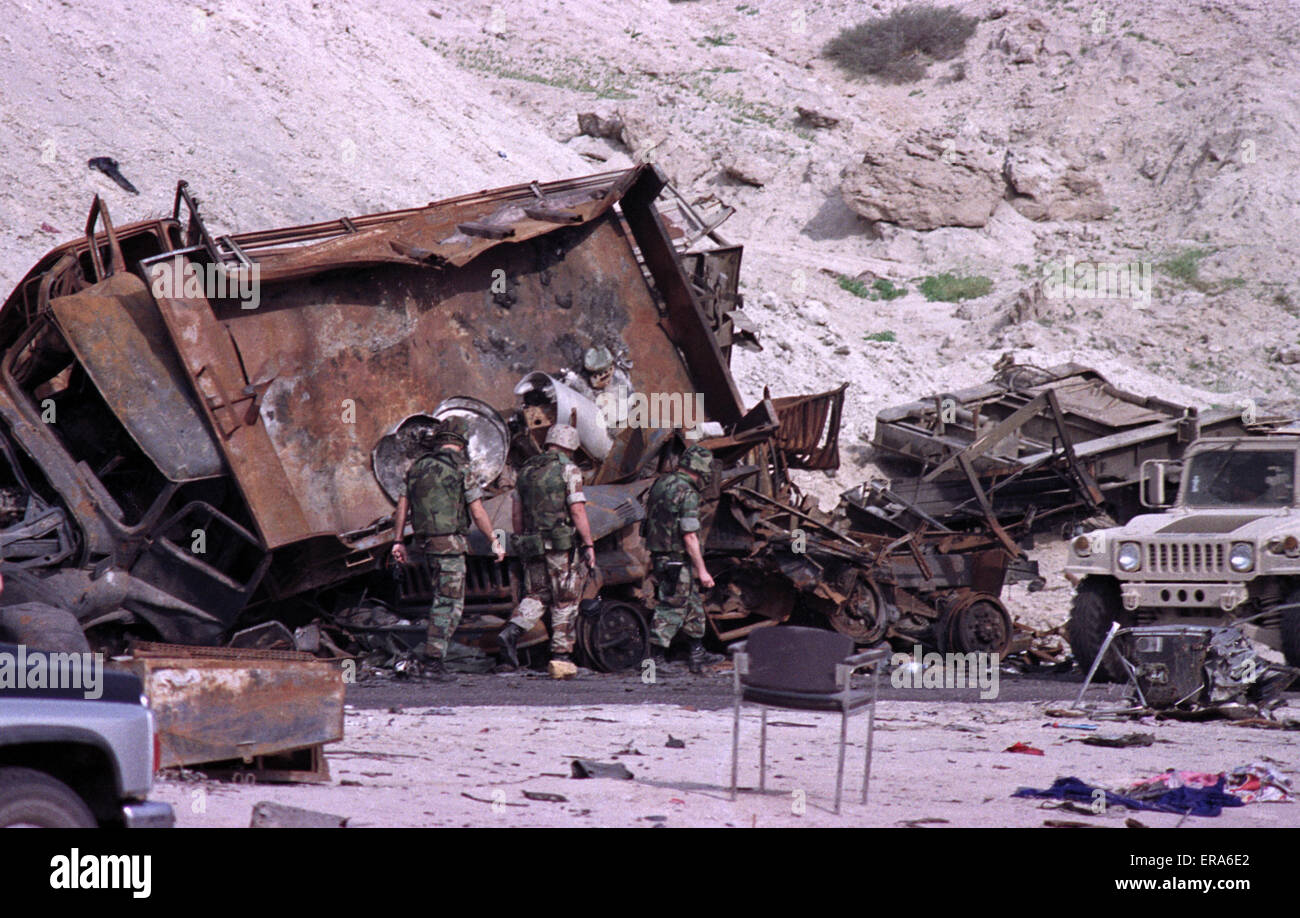 Highway of death gulf war Banque de photographies et d’images à haute ...