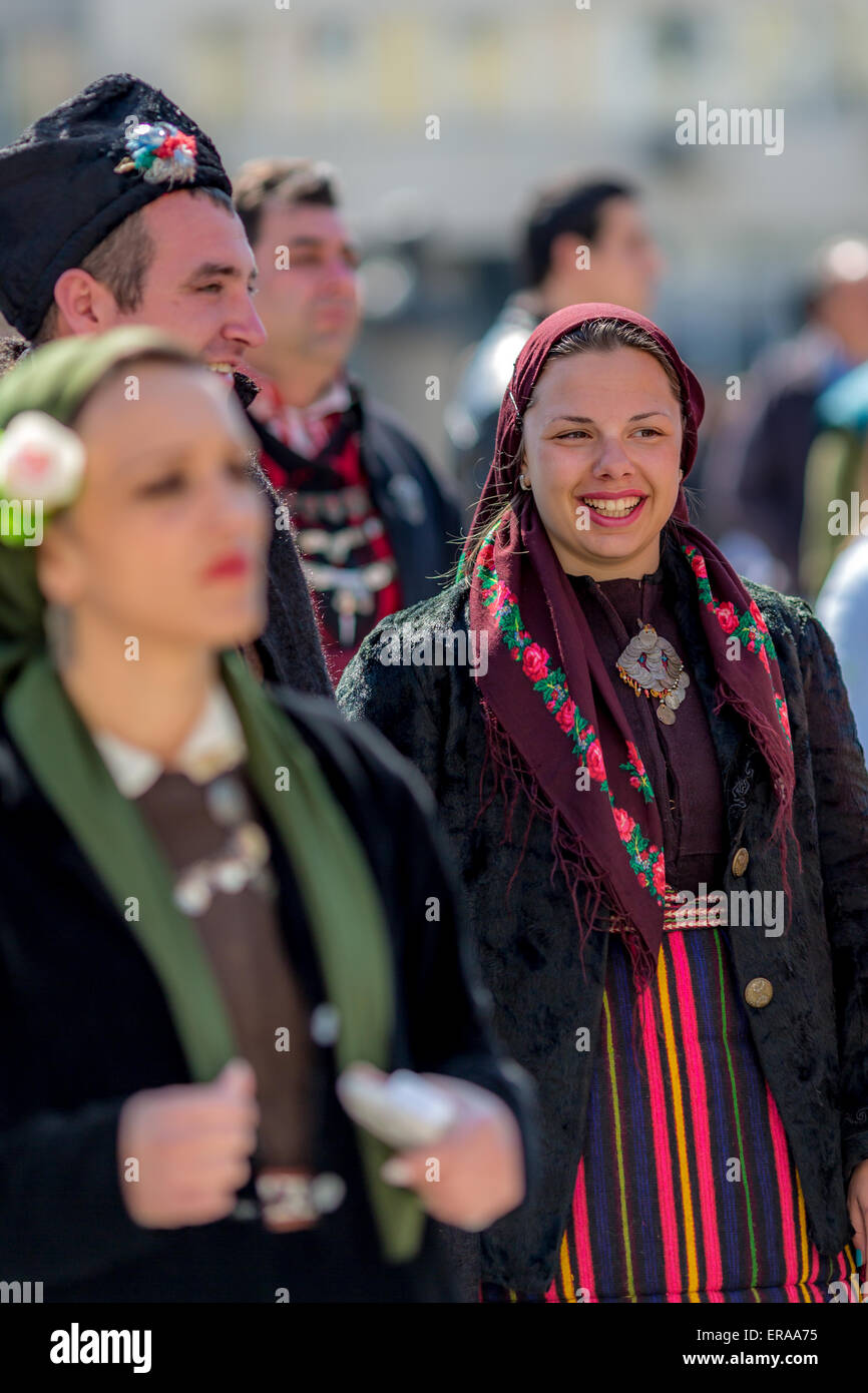 Costumes traditionnels bulgares Banque de photographies et d’images à ...