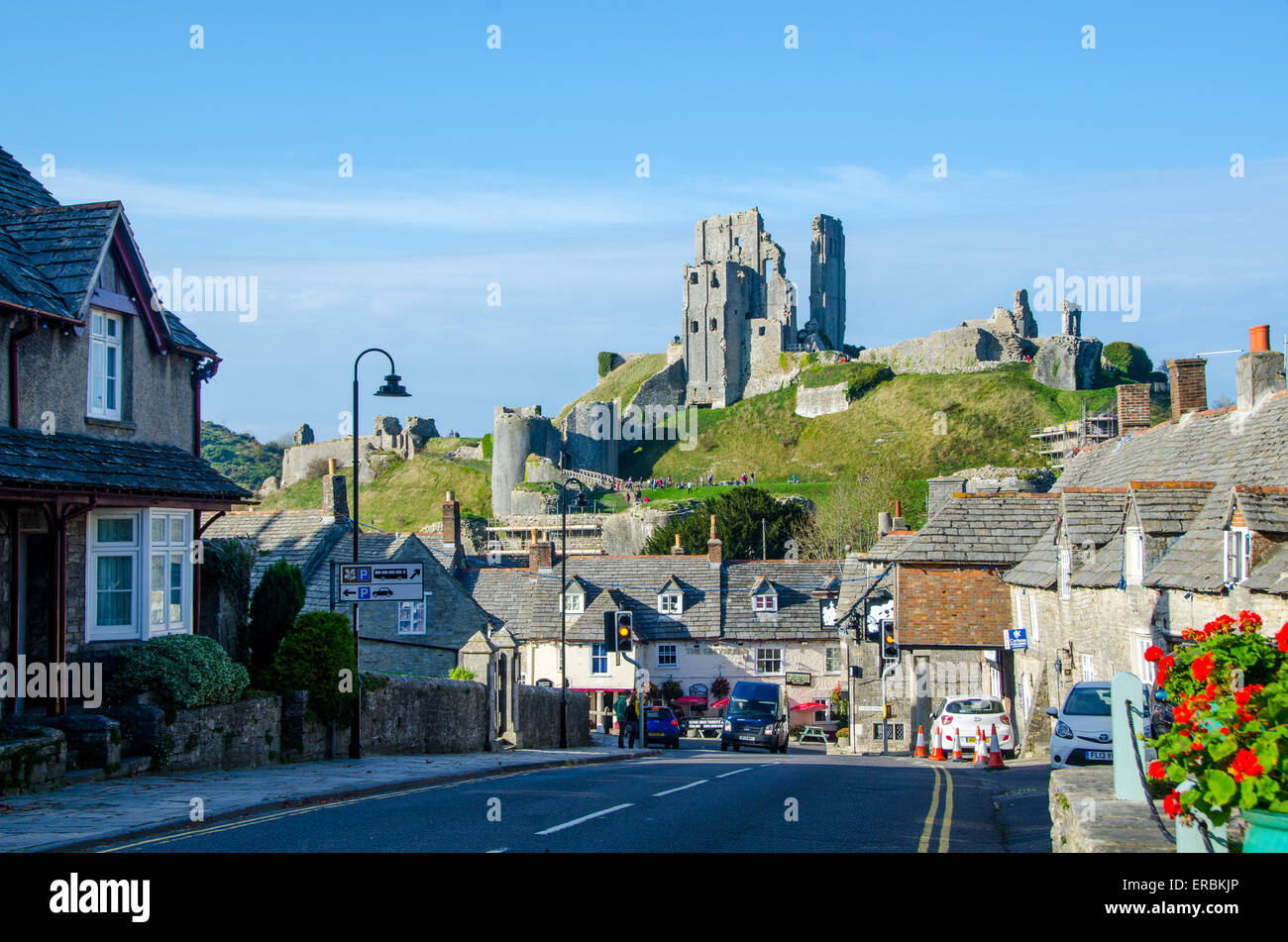 Château de Corfe et Village, Dorset Photo Stock - Alamy