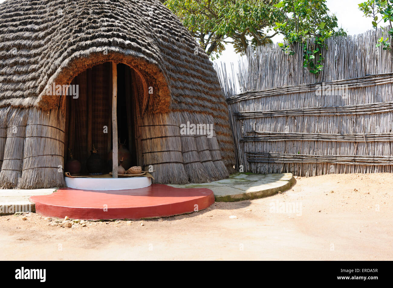 La reconstruction du roi du Rwanda's palace à Nyanza, dans Rukari Musée ...