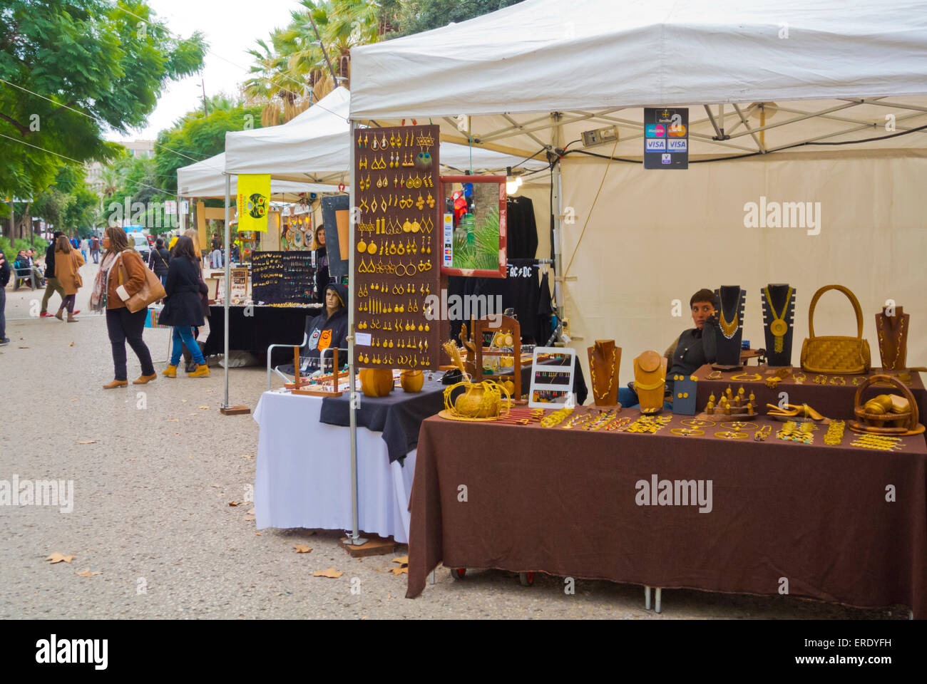 Boulevard de la Rambla de Raval, le quartier de El Raval, Barcelone ...
