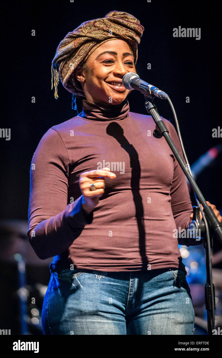 Malian Singer Banque d'image et photos - Alamy