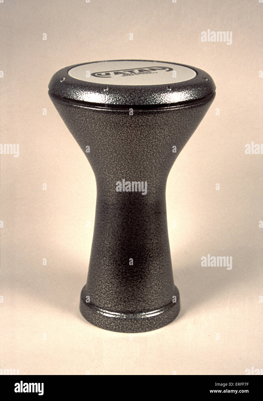 Darabuka (Egypte) un instrument de type tambour Derbouka Photo Stock ...