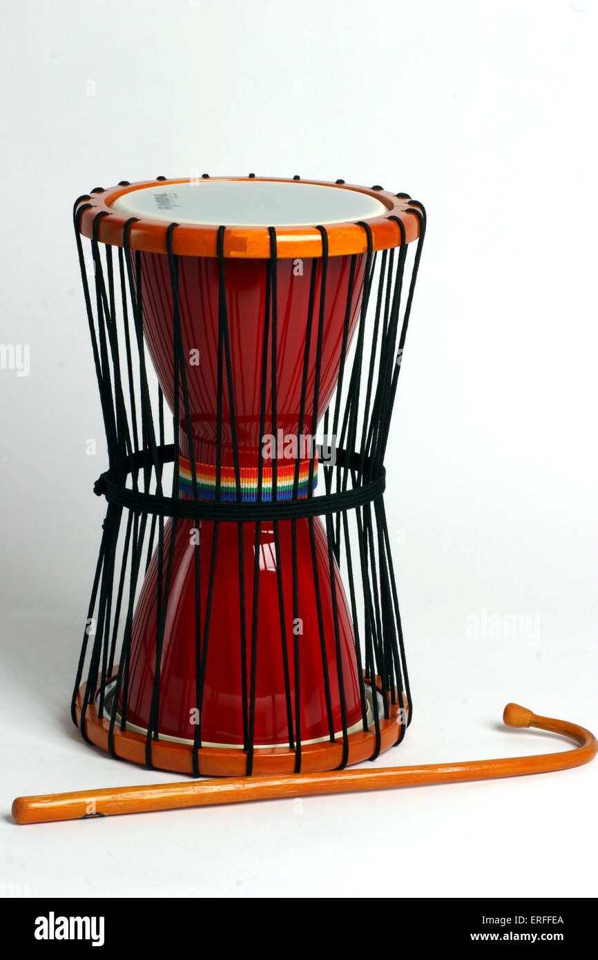 Tambour traditionnel africain avec éjecteur. L'Afrique de l'ouest ...